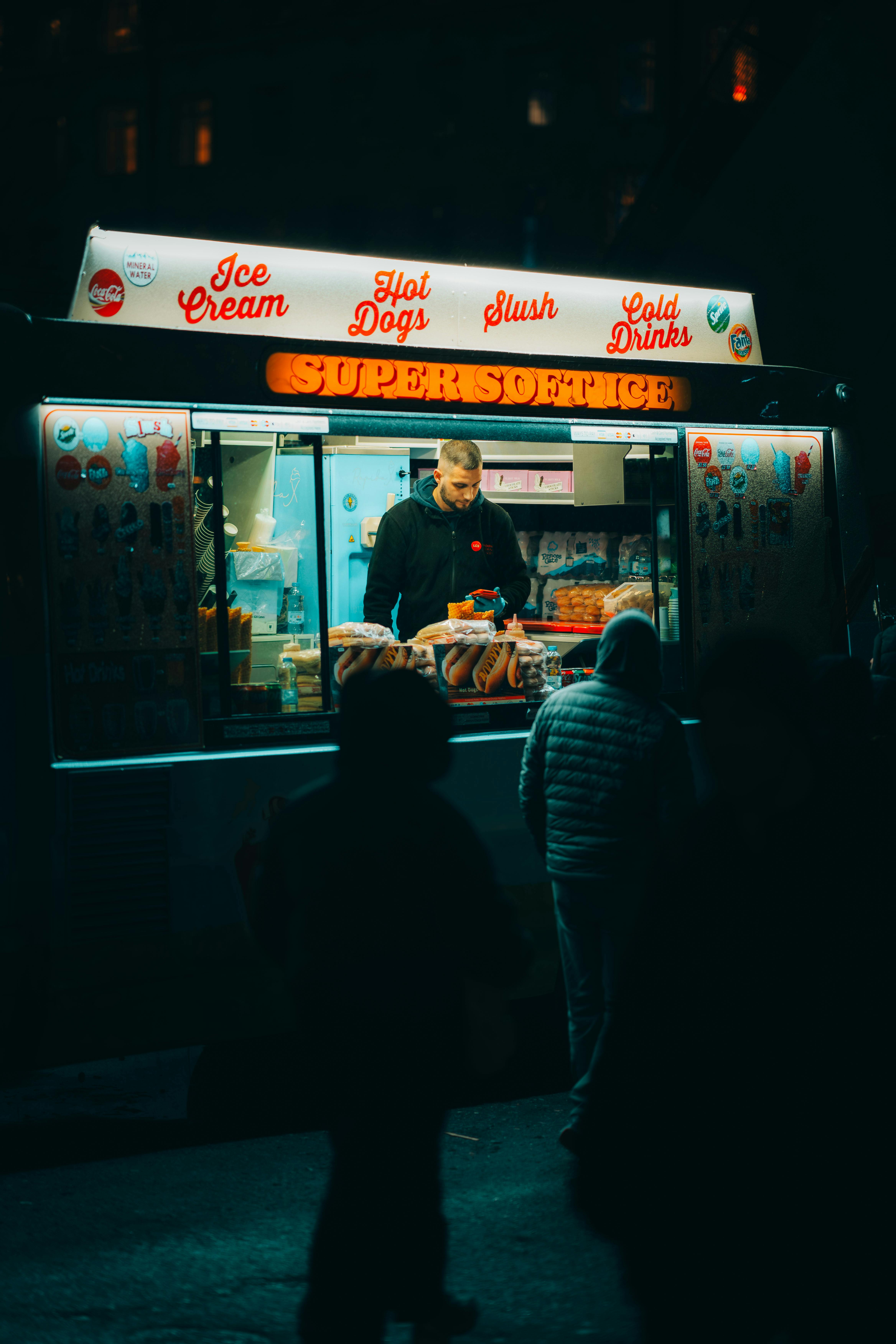 Nighttime Food Truck Scene in London · Free Stock Photo