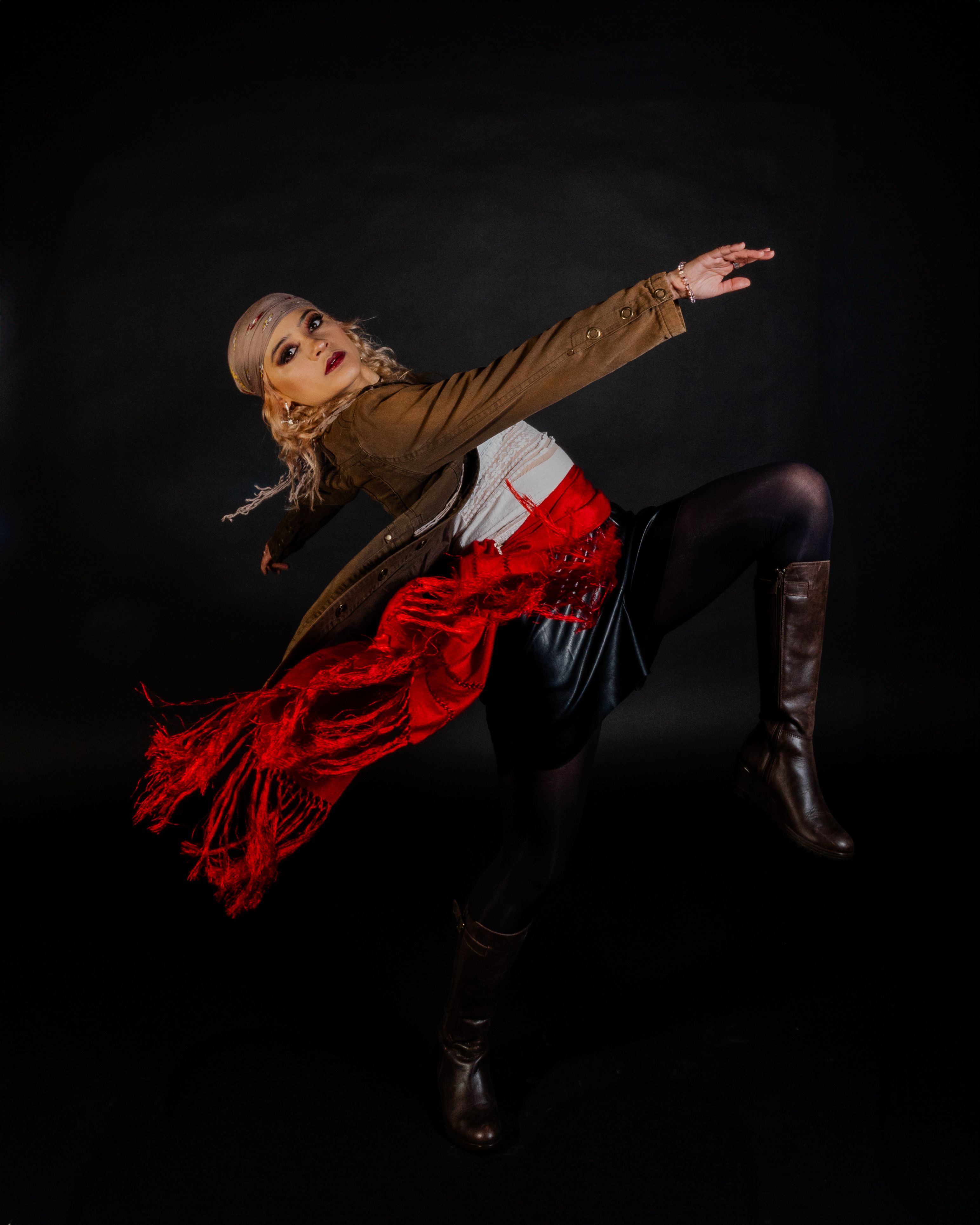 Dynamic Contemporary Dance with Dramatic Lighting · Free Stock Photo