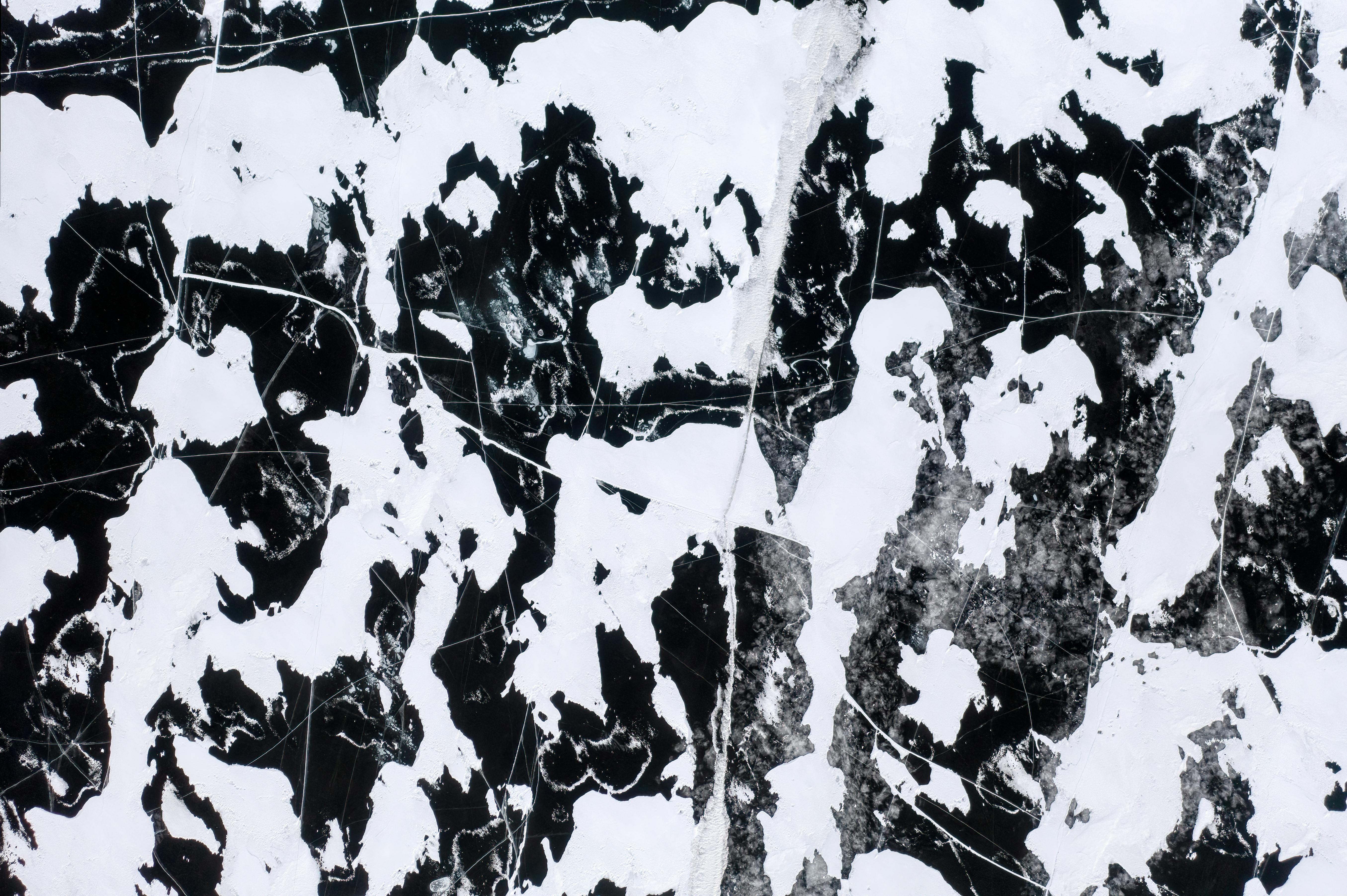 Vista Aérea De Los Patrones De Lagos Congelados En Minnesota · Foto de ...