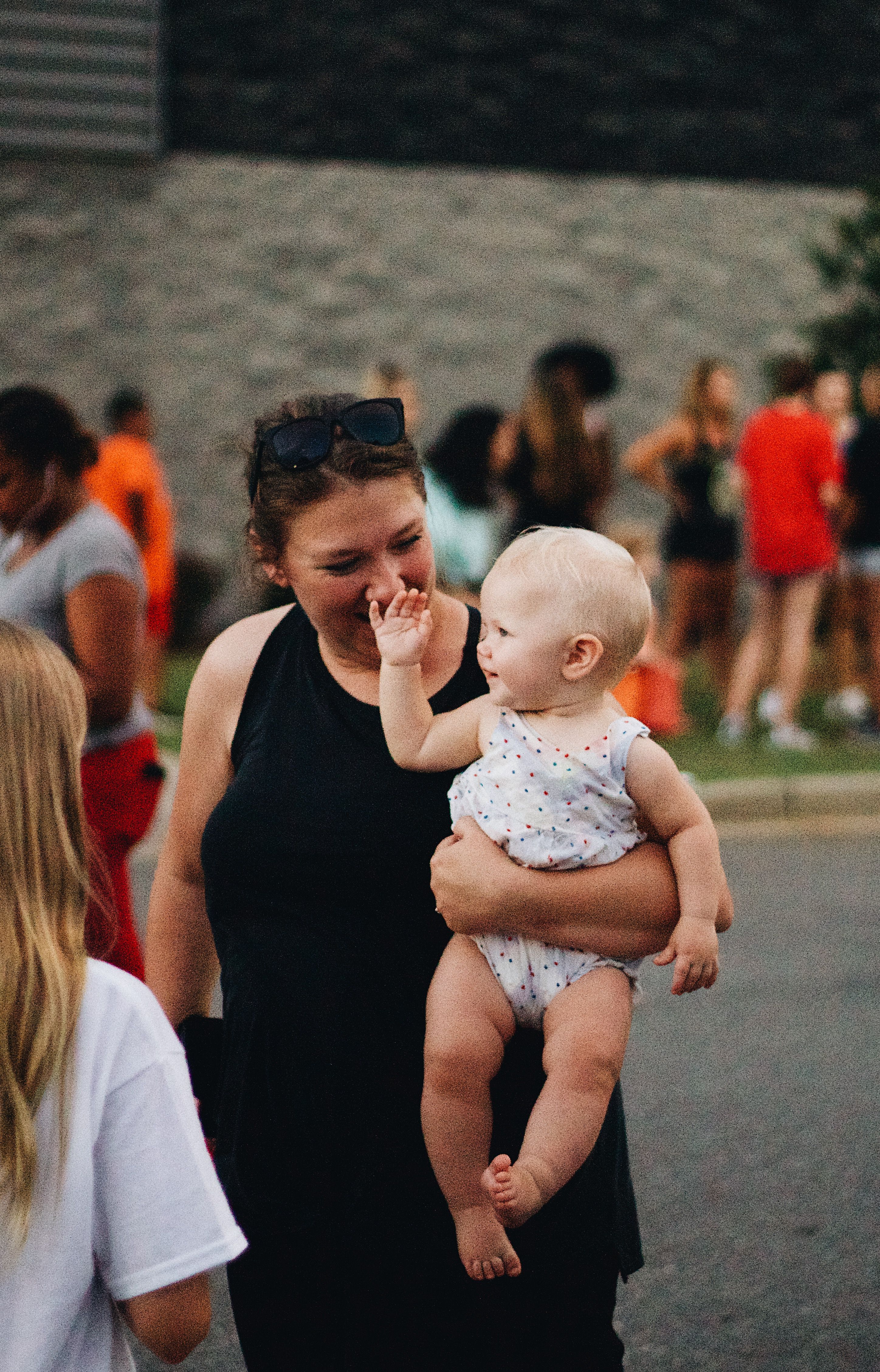 Family Celebration at Outdoor Summer Event · Free Stock Photo