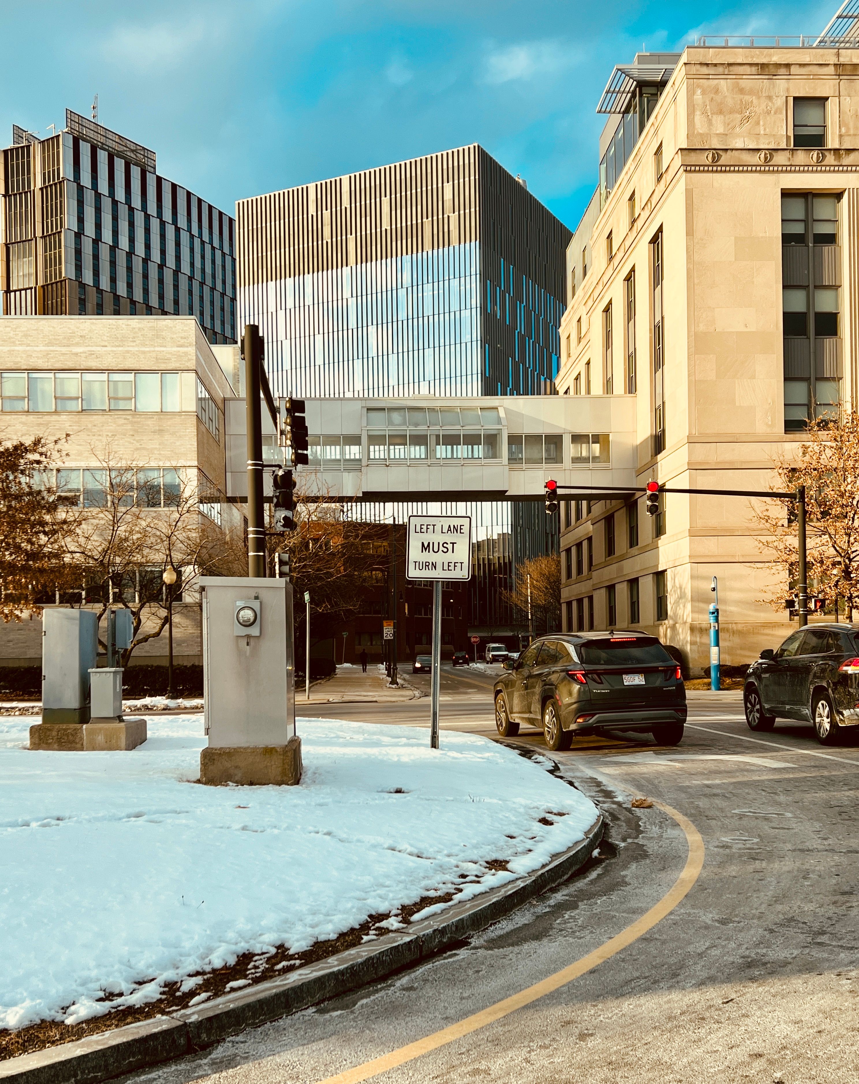 Urban Winter Street Scene with Modern Architecture · Free Stock Photo