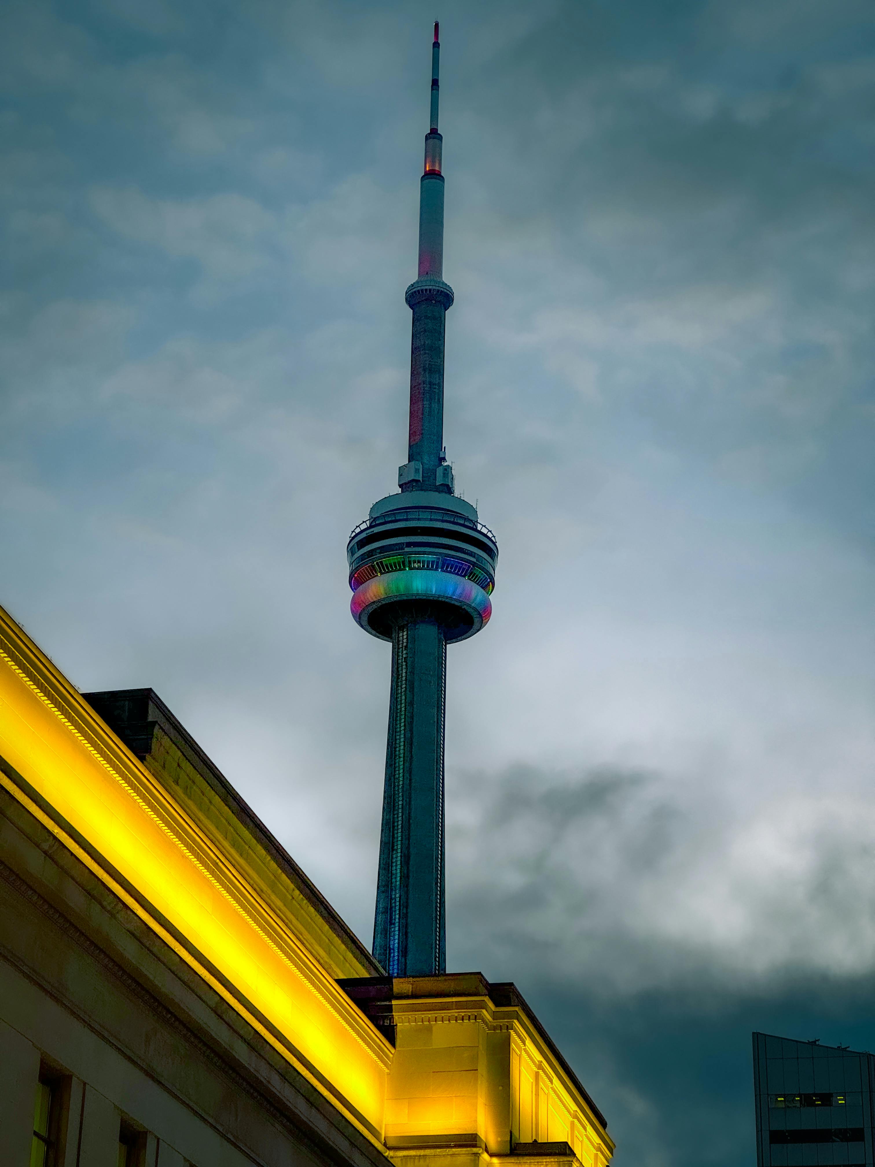 CN Tower at Night with Vibrant Lighting · Free Stock Photo