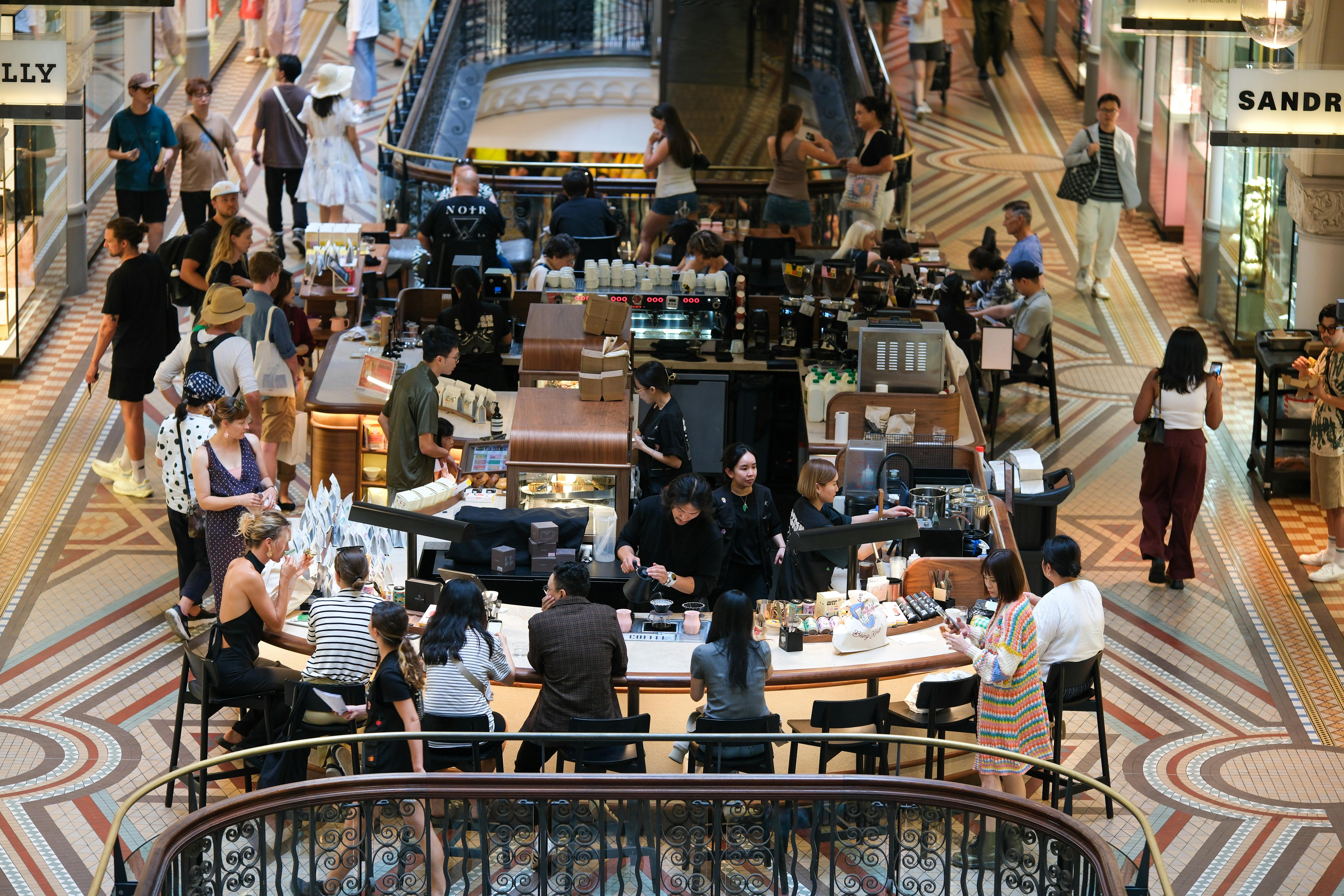 Crowded Cafeteria Photos, Download The BEST Free Crowded Cafeteria ...