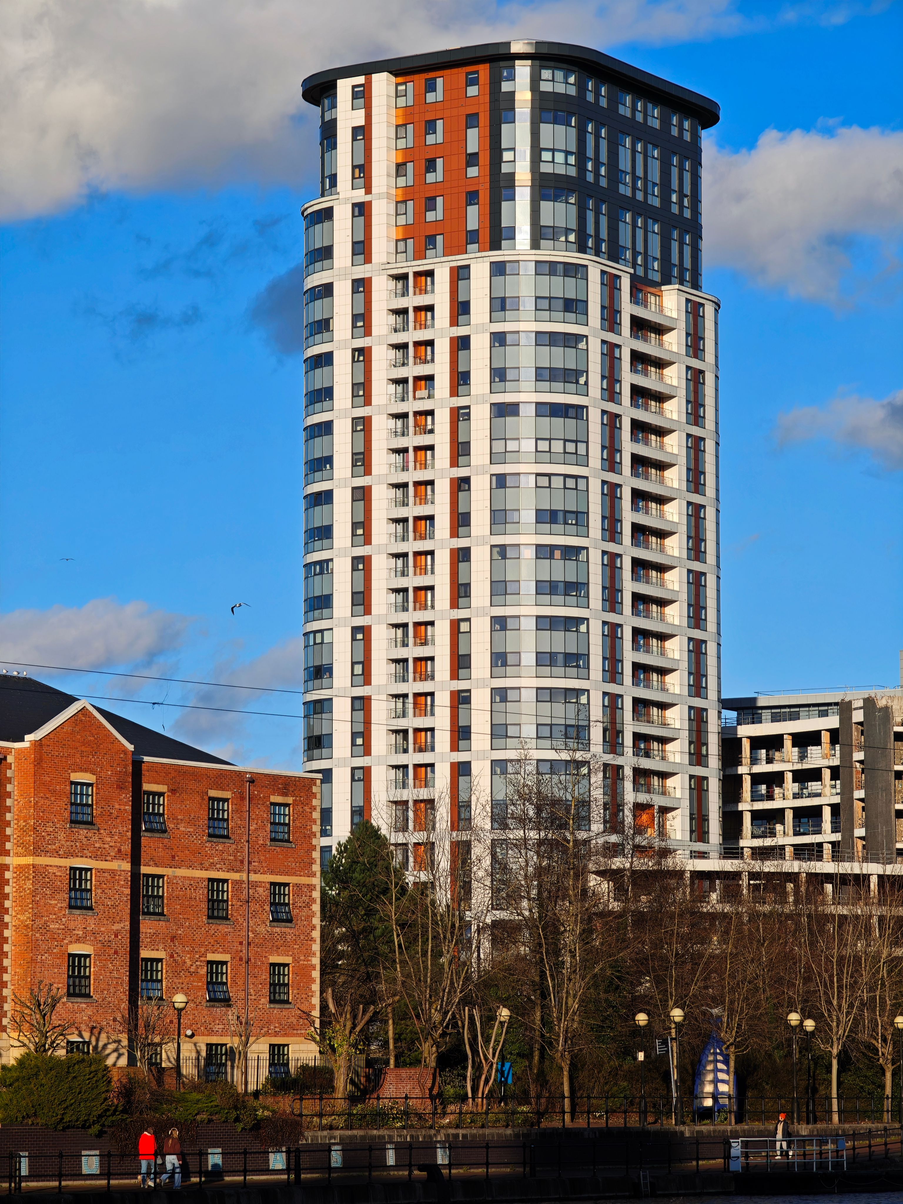 New Builds Leeds Photos, Download The BEST Free New Builds Leeds Stock ...