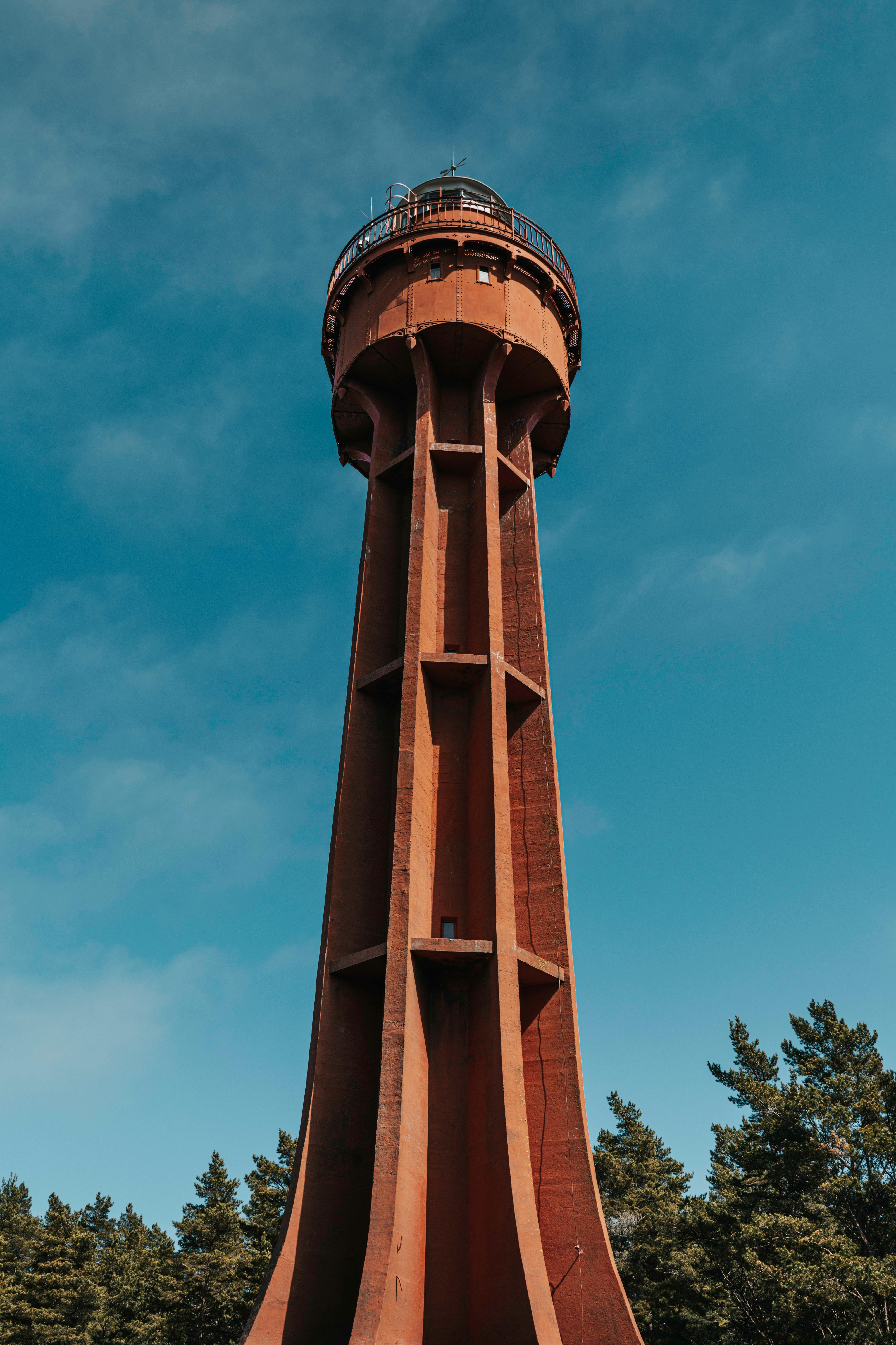 Tall Red Tower Photos, Download The BEST Free Tall Red Tower Stock ...