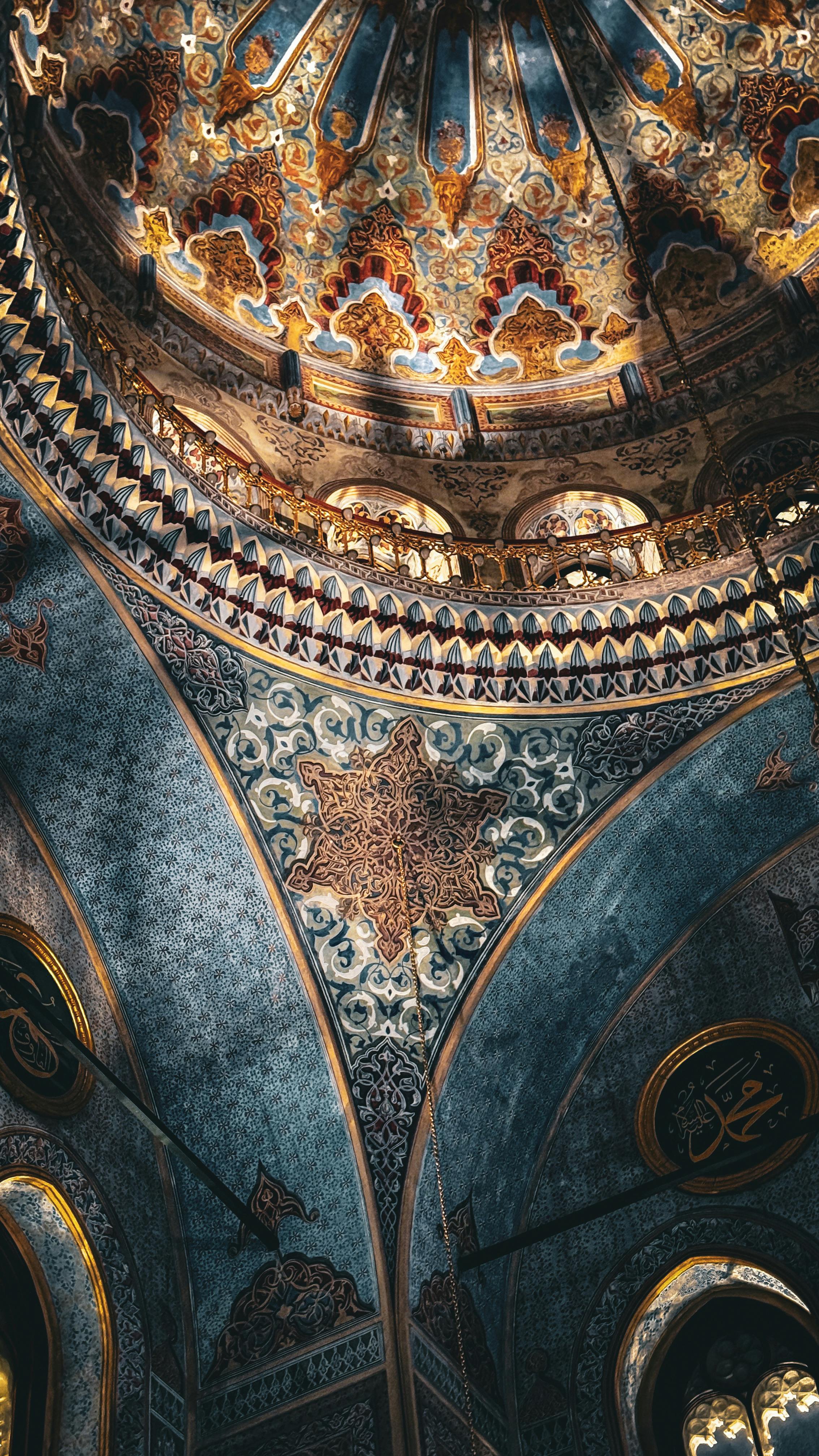 Intricate Blue Mosque Dome Interior in Istanbul · Free Stock Photo