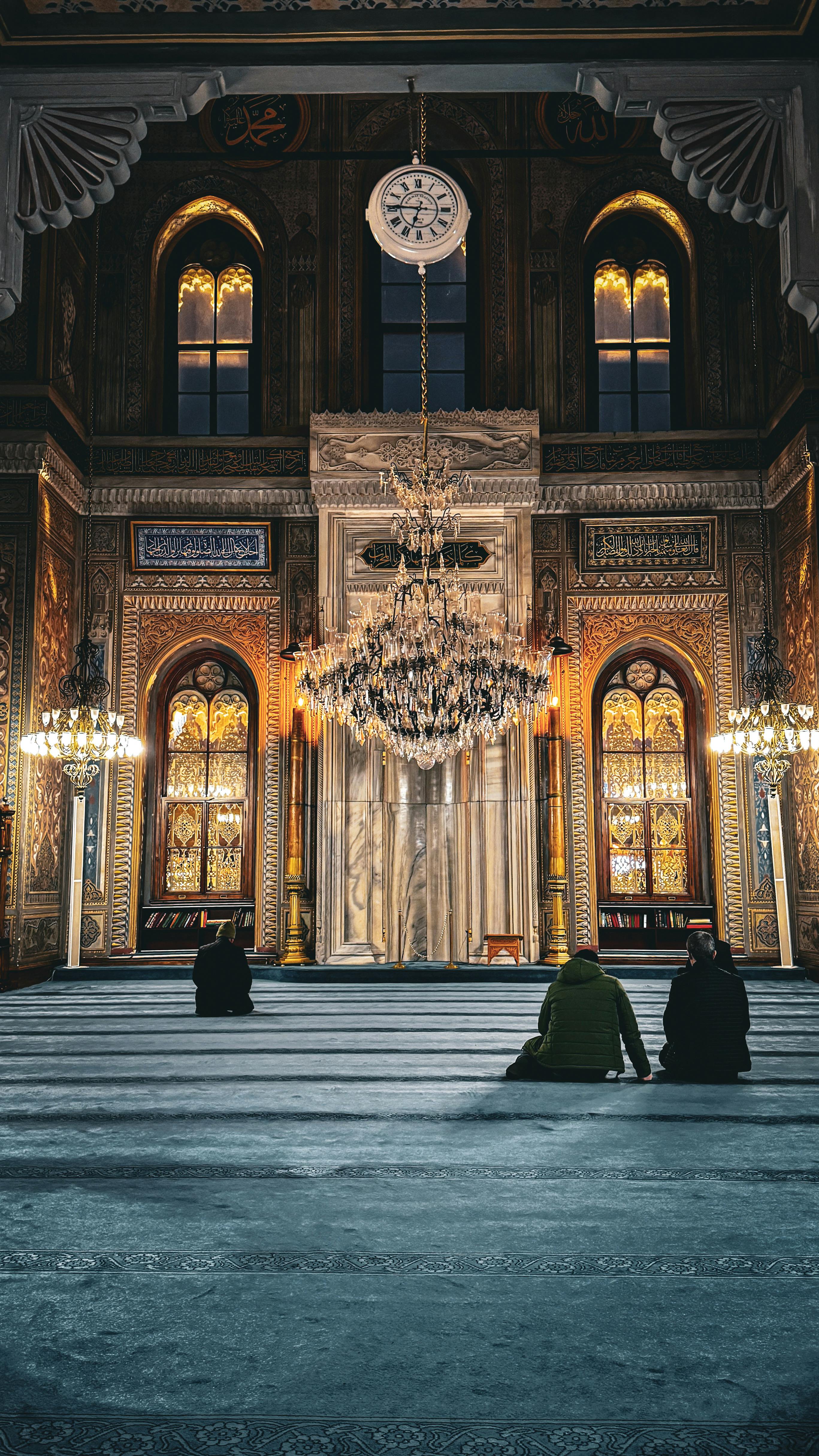 Interior Megah Masjid Berhias Mewah · Foto Stok Gratis