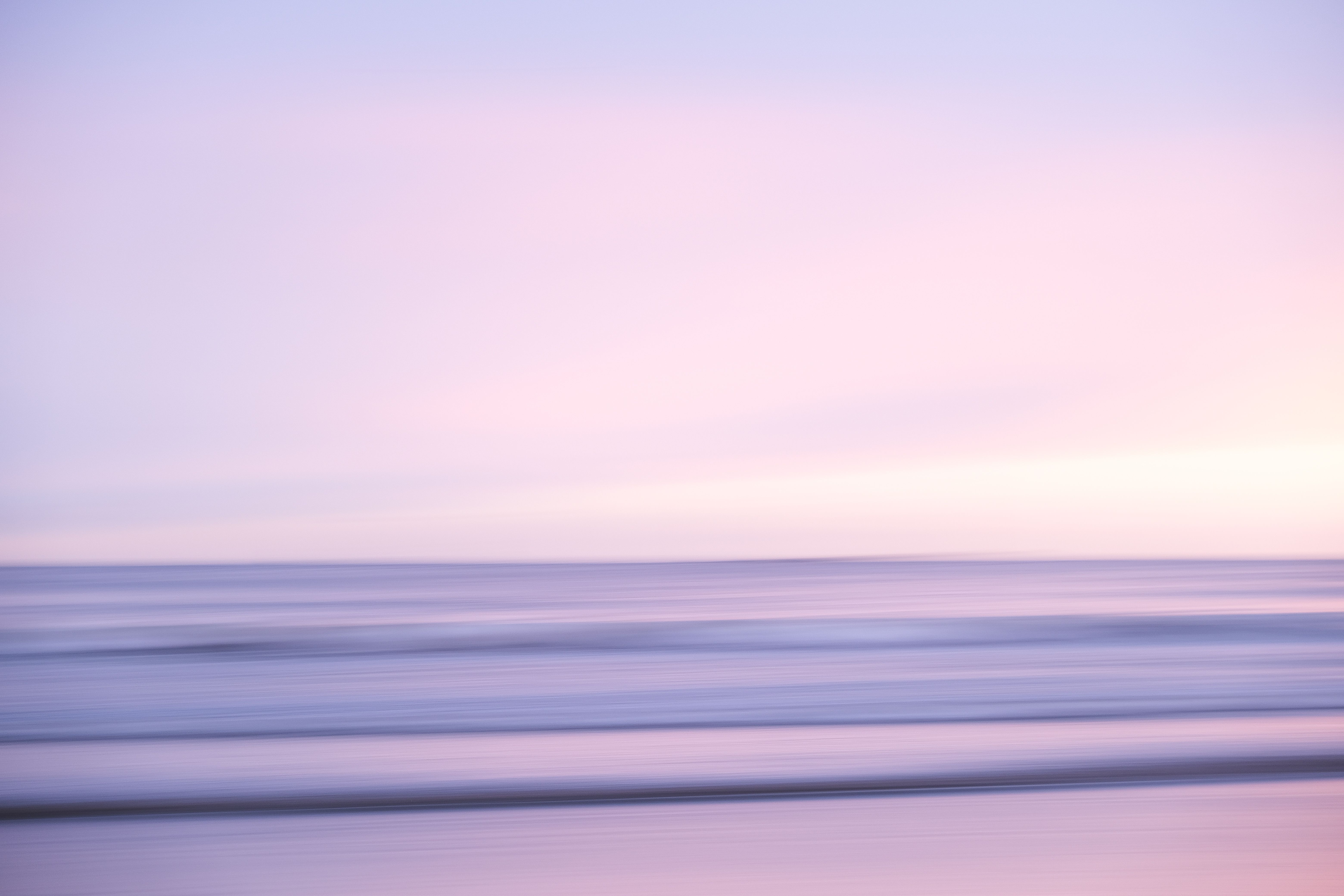 Tranquil Abstract Ocean at Sunset · Free Stock Photo