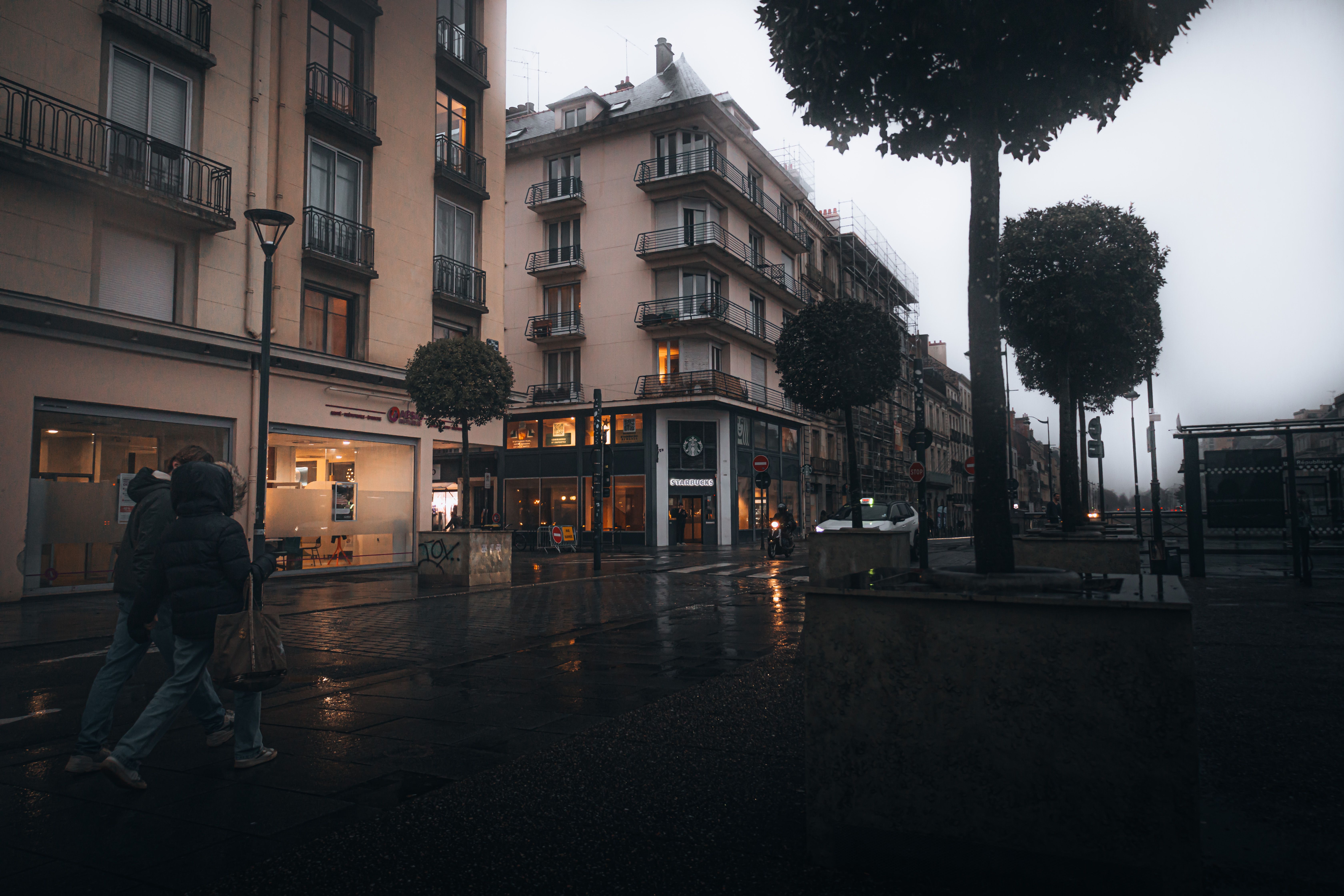 Moody Urban Street in Overcast Weather · Free Stock Photo