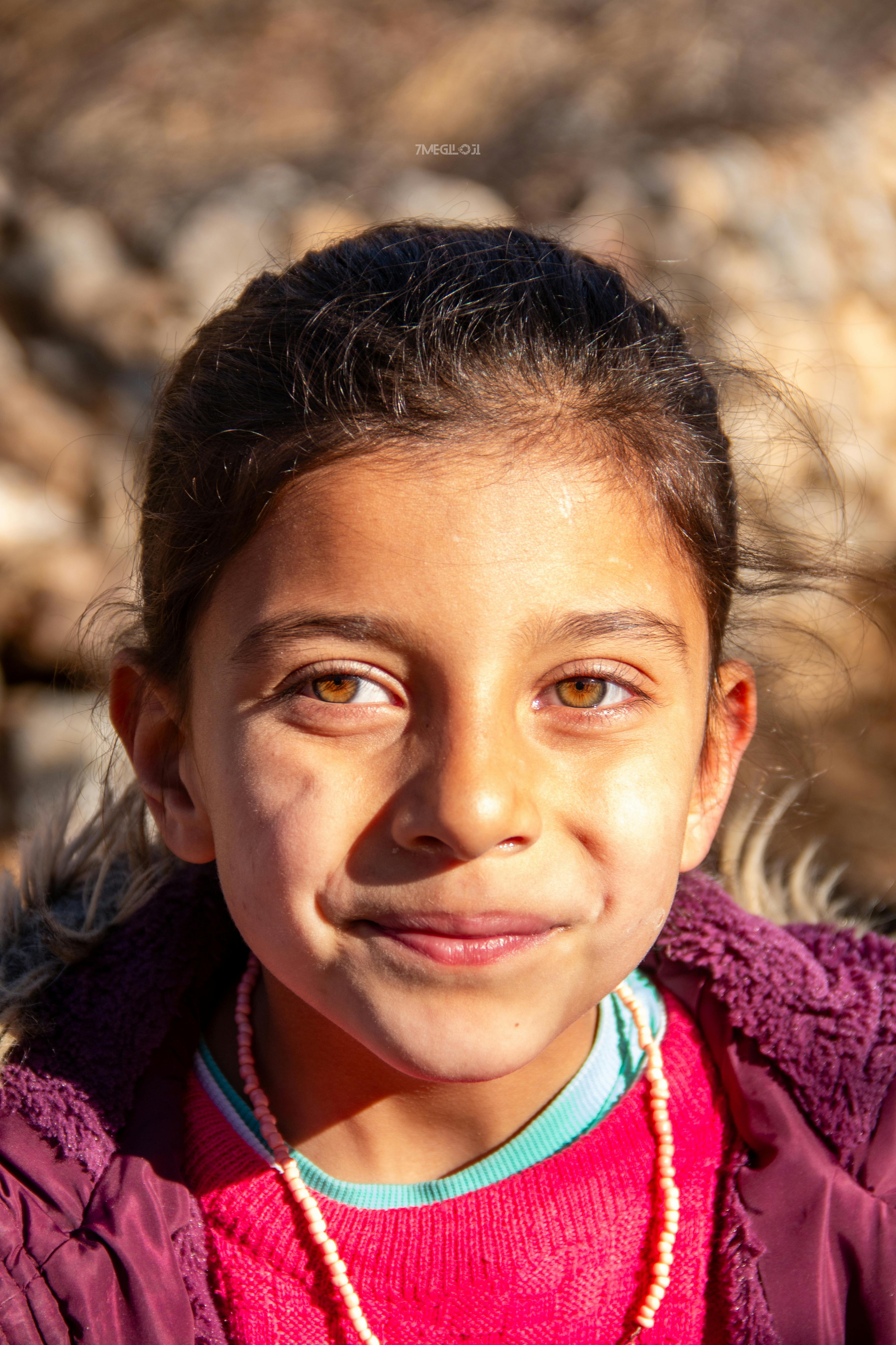 Warm outdoor portrait of a smiling child in Türkiye · Free Stock Photo