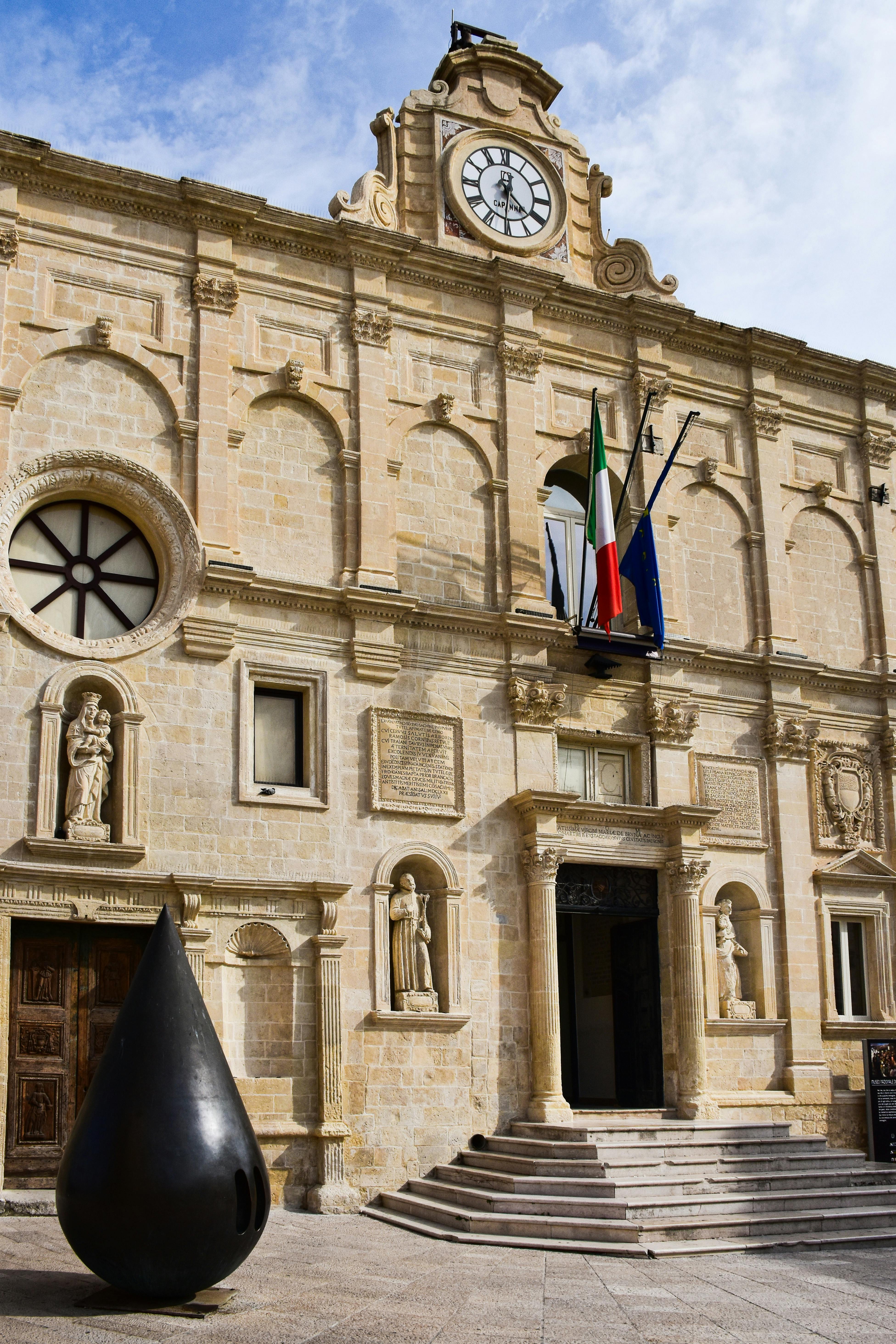 Historic Building Facade in Lecce, Italy · Free Stock Photo