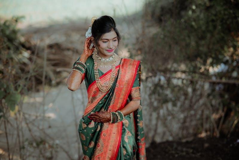 Indian Bride In Swag Pose Photos, Download The BEST Free Indian Bride ...