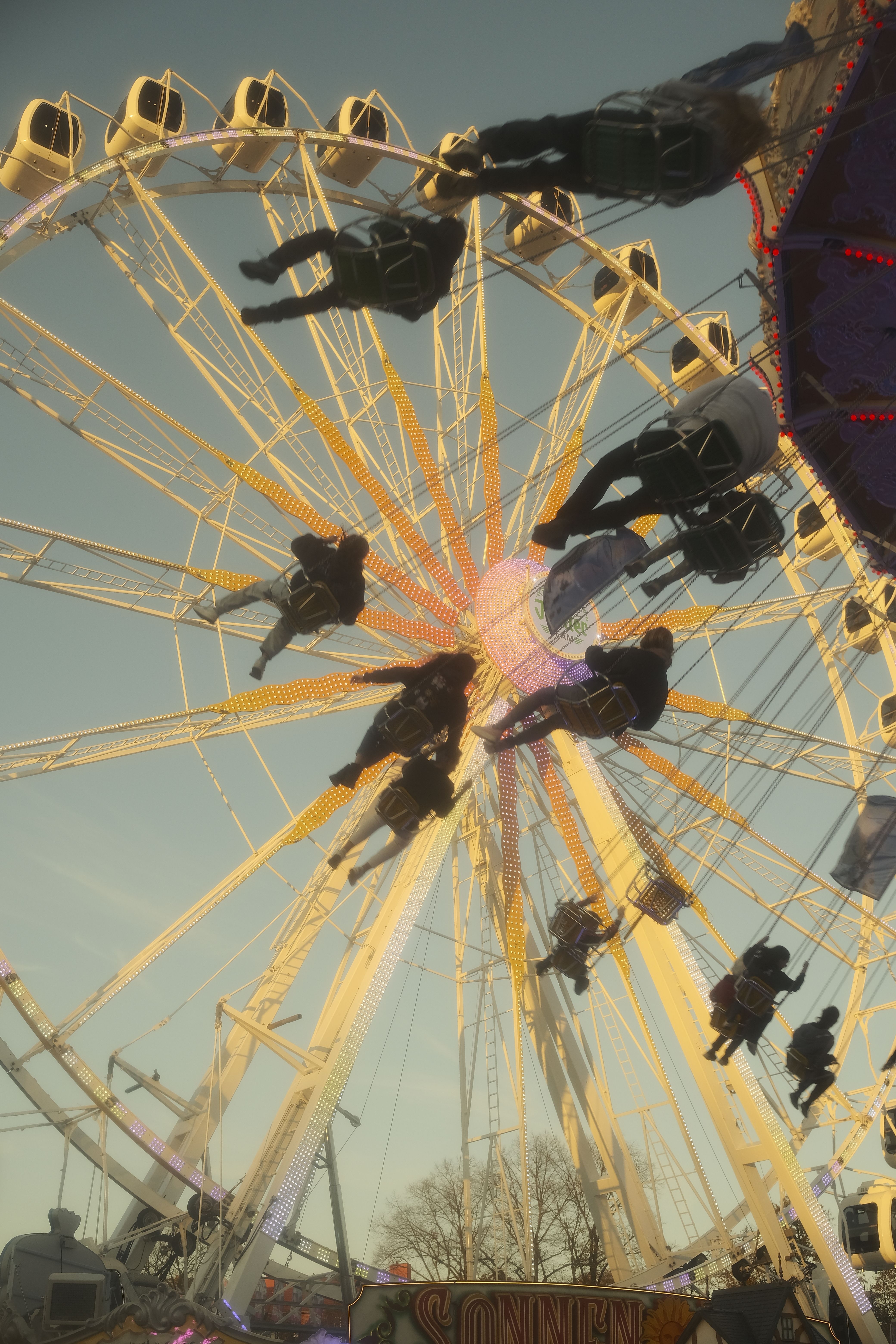 Photo of Ferris Wheel in Amusement Park · Free Stock Photo