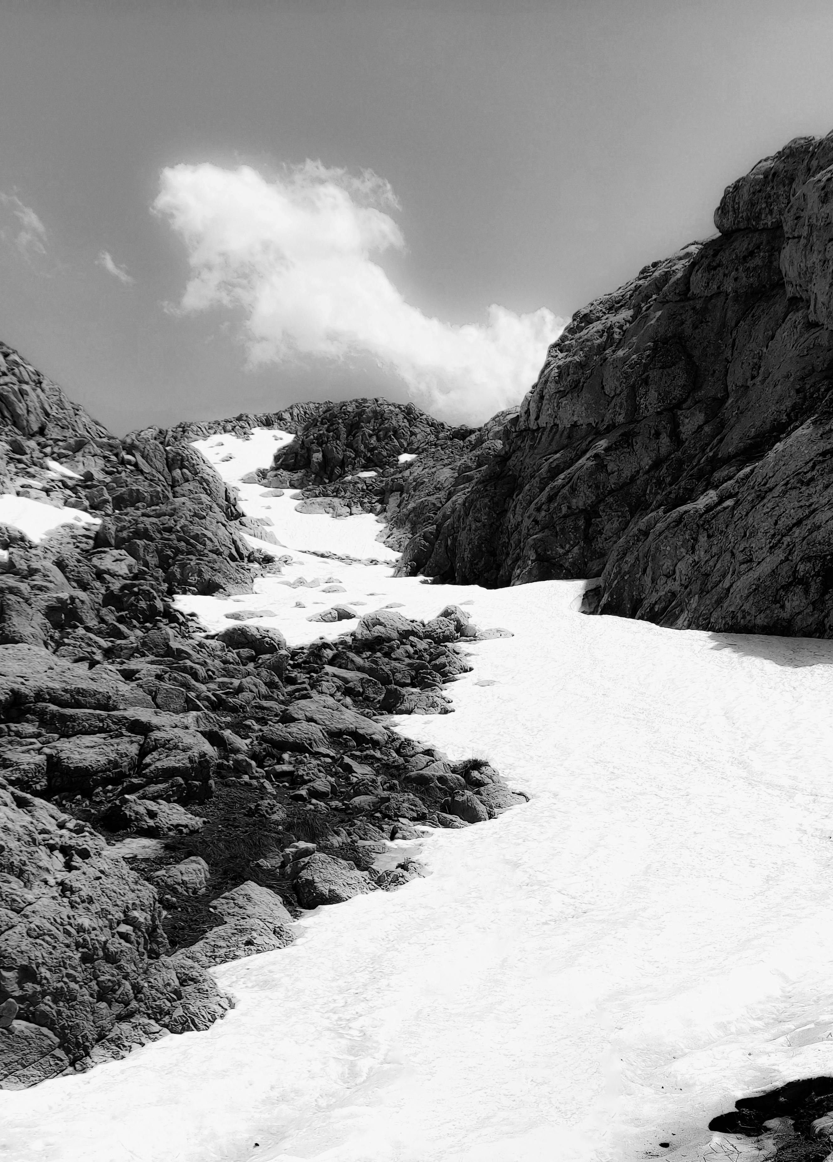 Majestic Snowy Mountain Landscape in Winter · Free Stock Photo