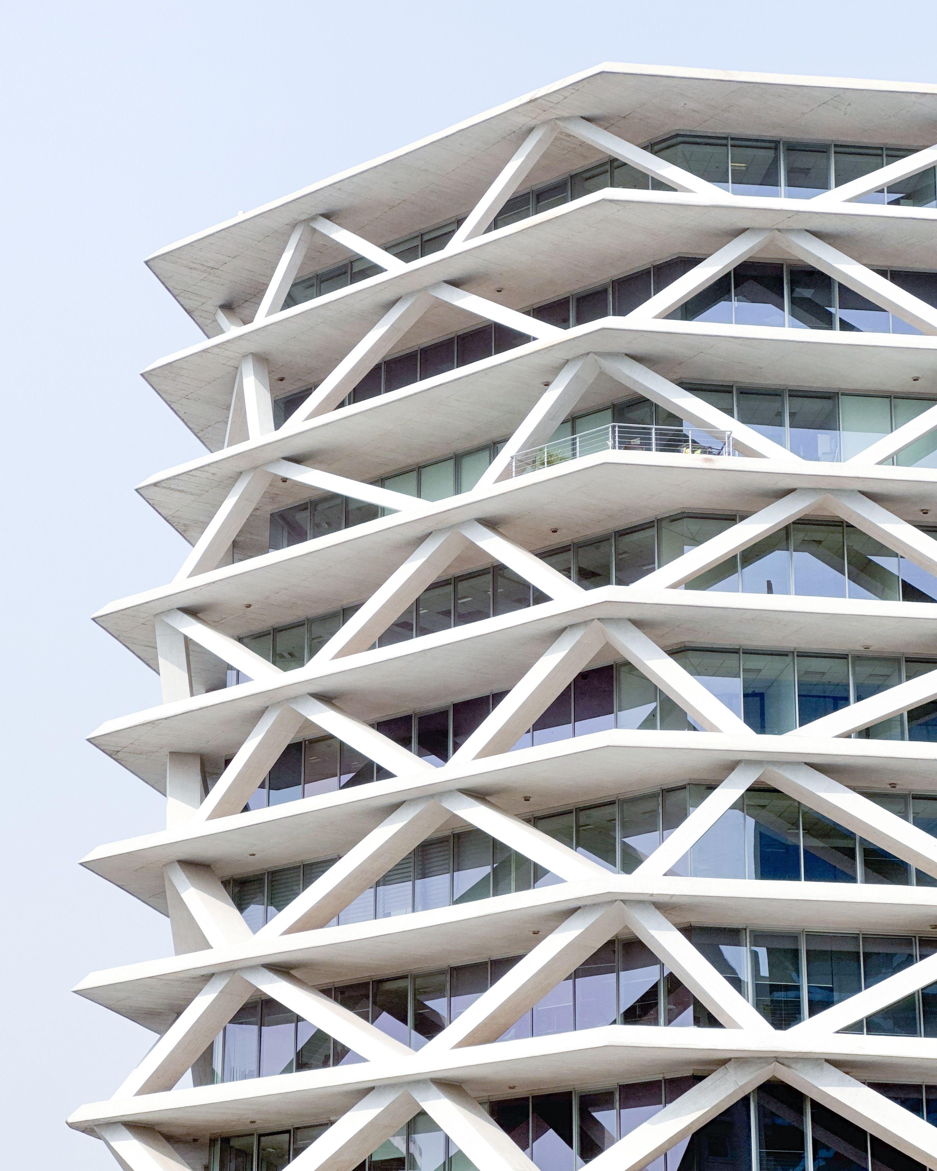 Arquitectura De Edificios De Gran Altura Con Formas Geométricas ...