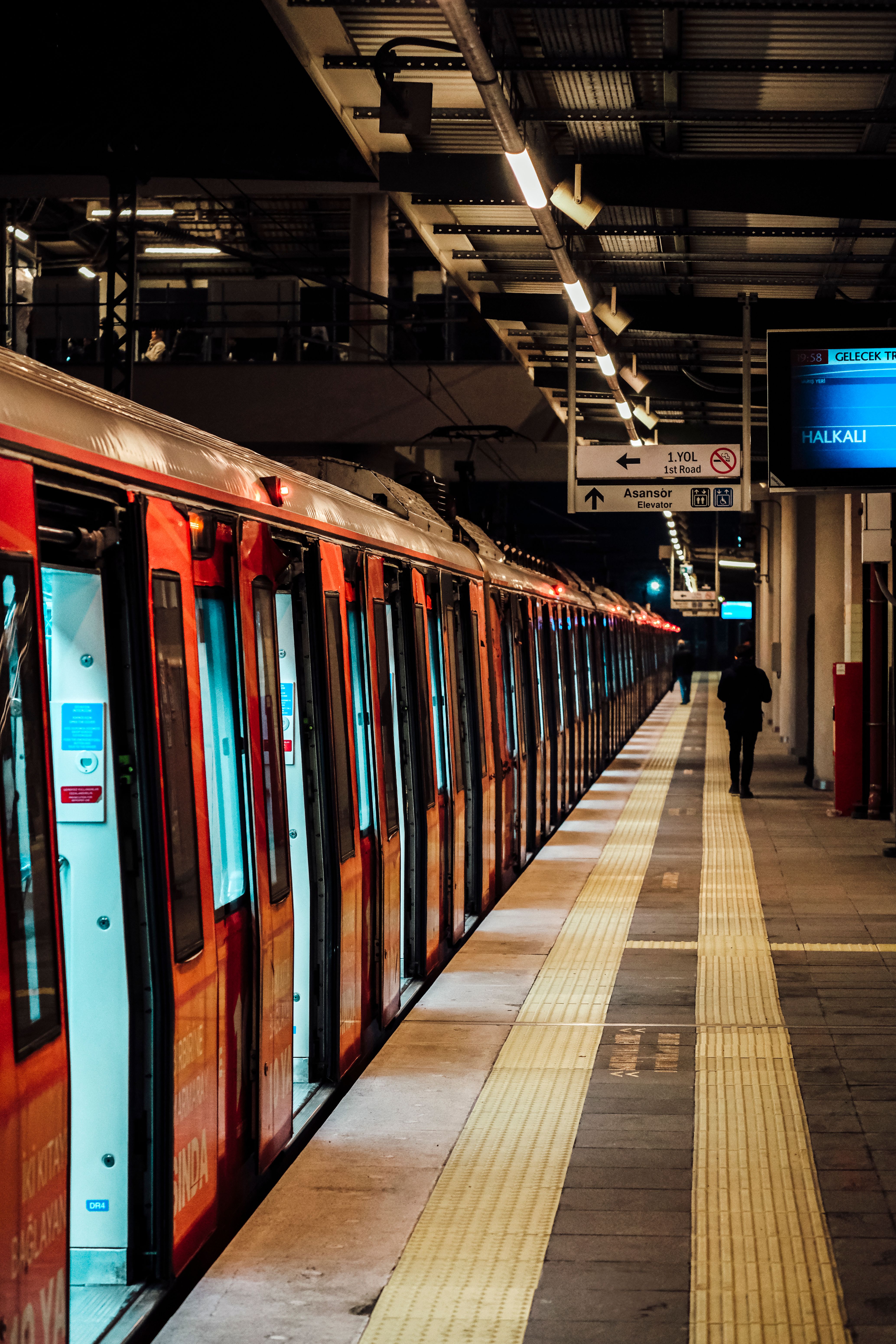 Metro Tren Photos, Download The BEST Free Metro Tren Stock Photos & HD ...