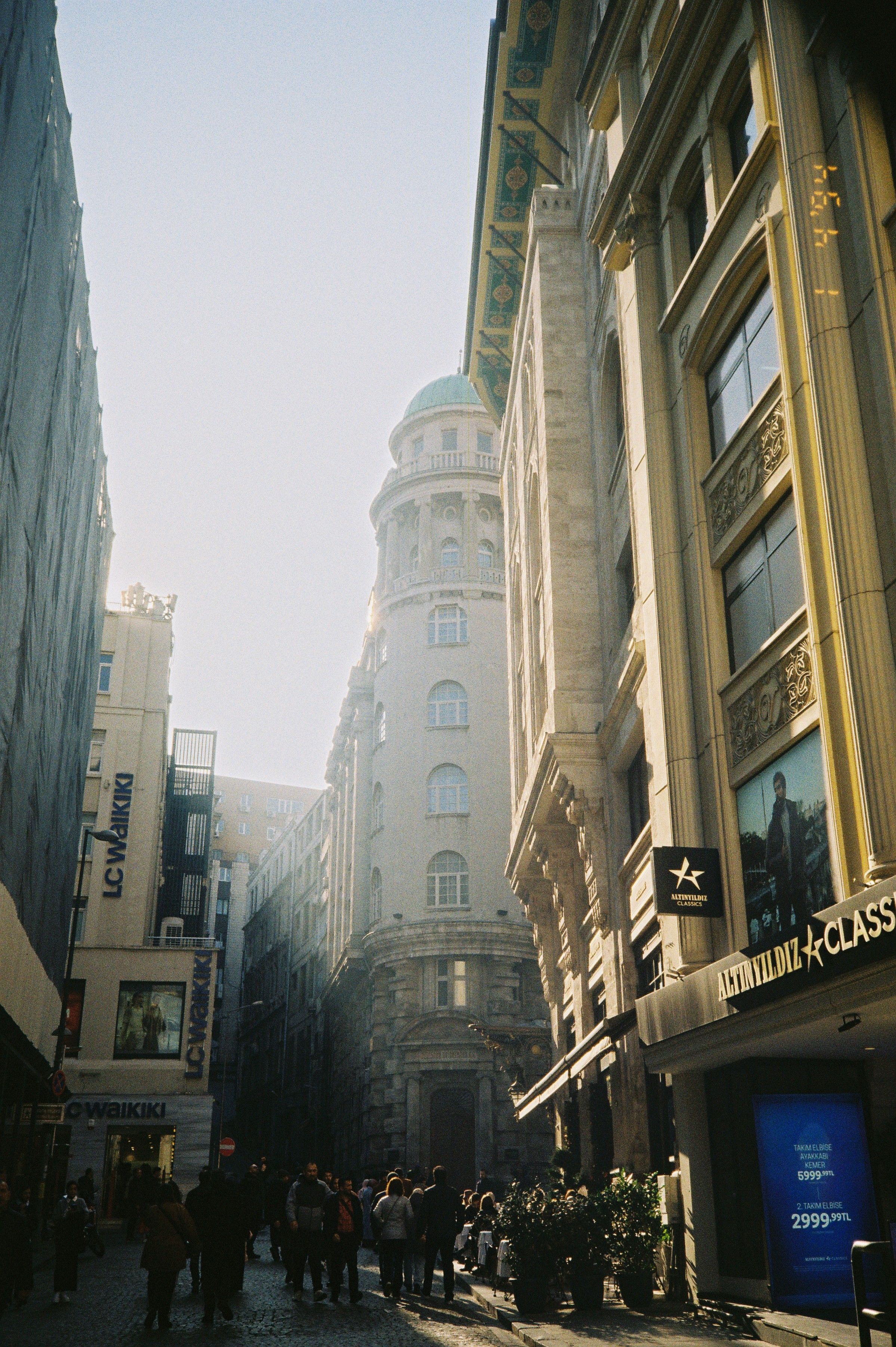 Elegant European Street with Classic Architecture · Free Stock Photo