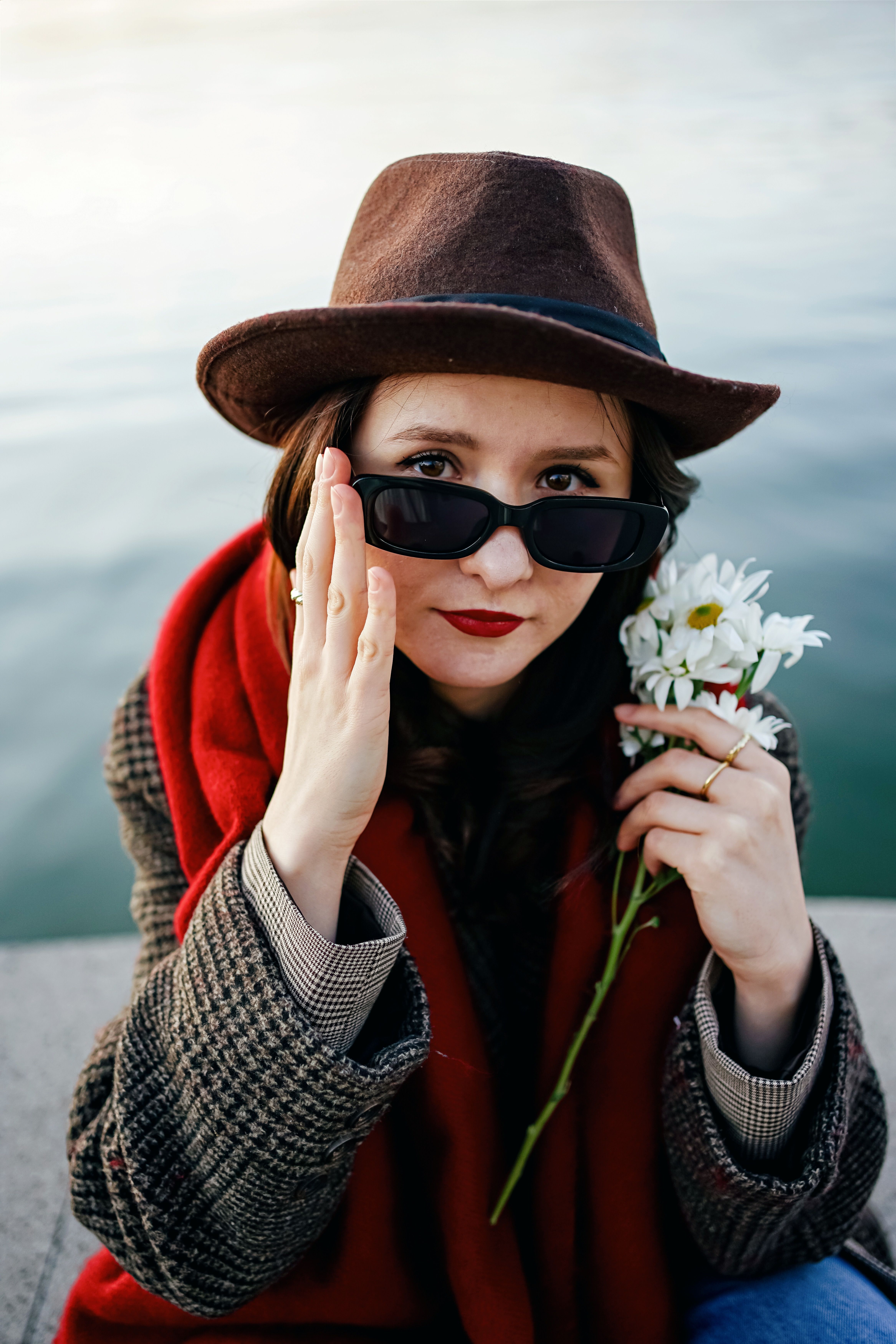 Women Rings Falling Photos, Download The BEST Free Women Rings Falling ...