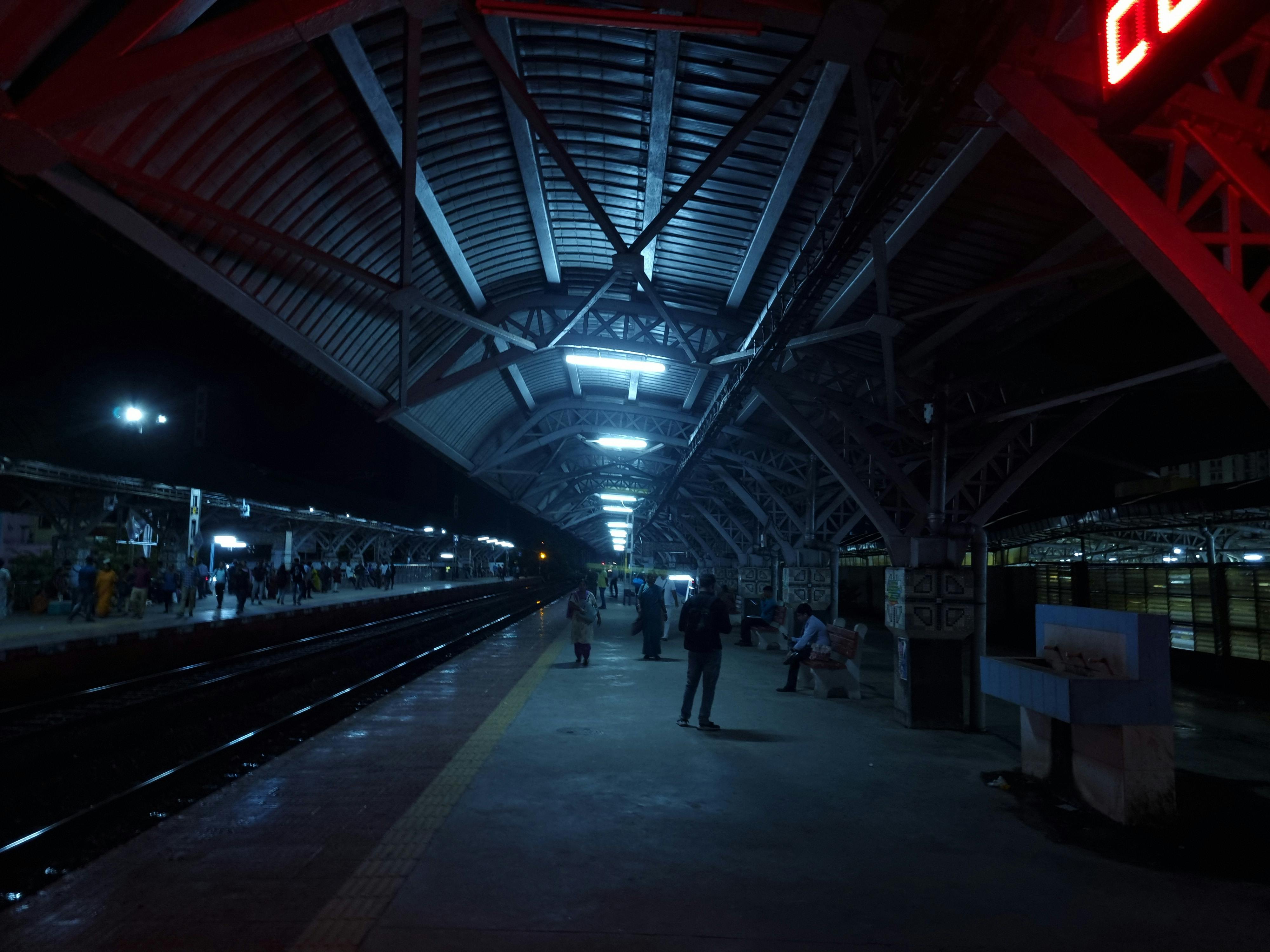 Night View at Sealdah Railway Station Platform · Free Stock Photo