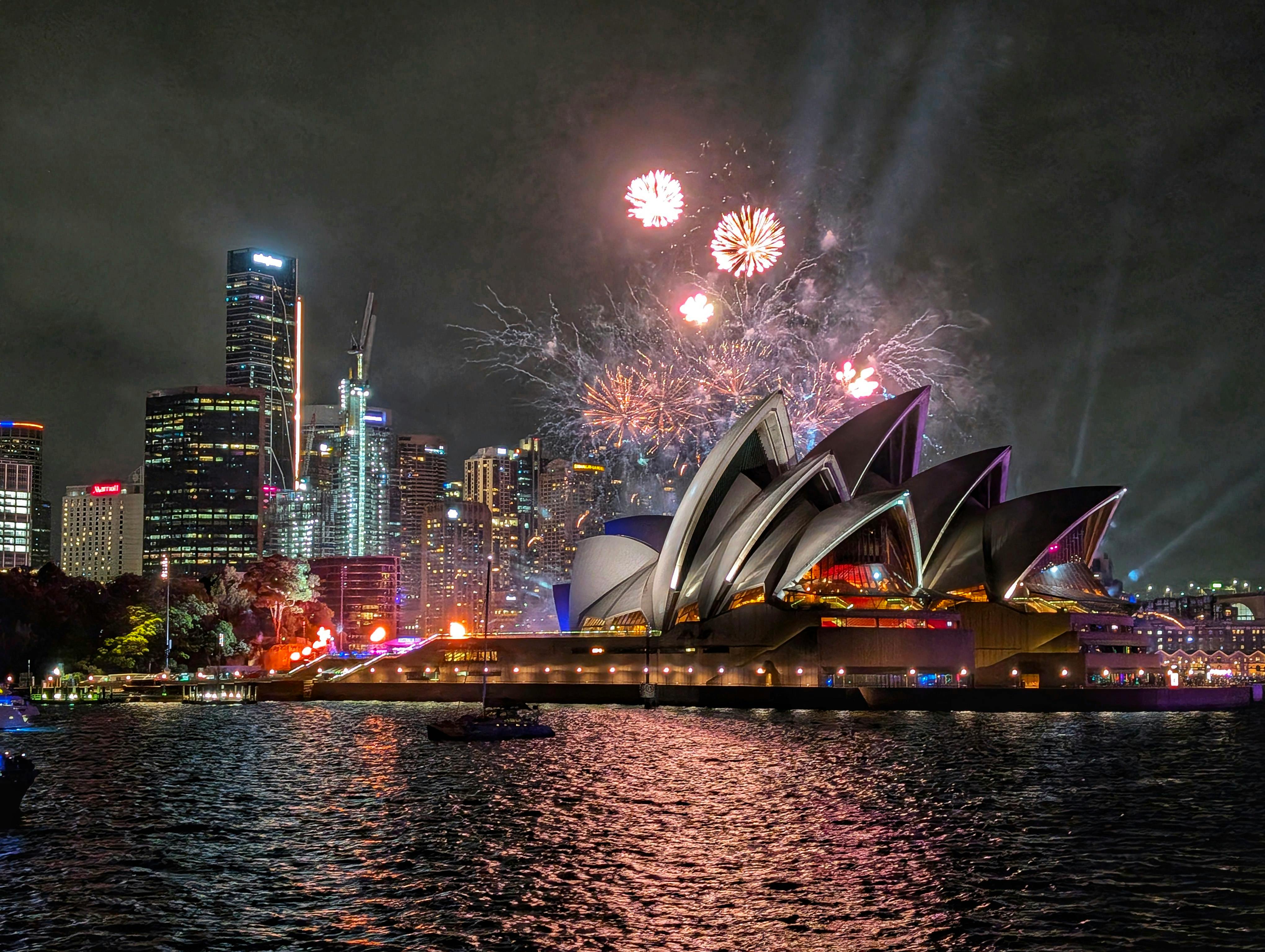 Sydney Opera House Fireworks Celebration Night · Free Stock Photo