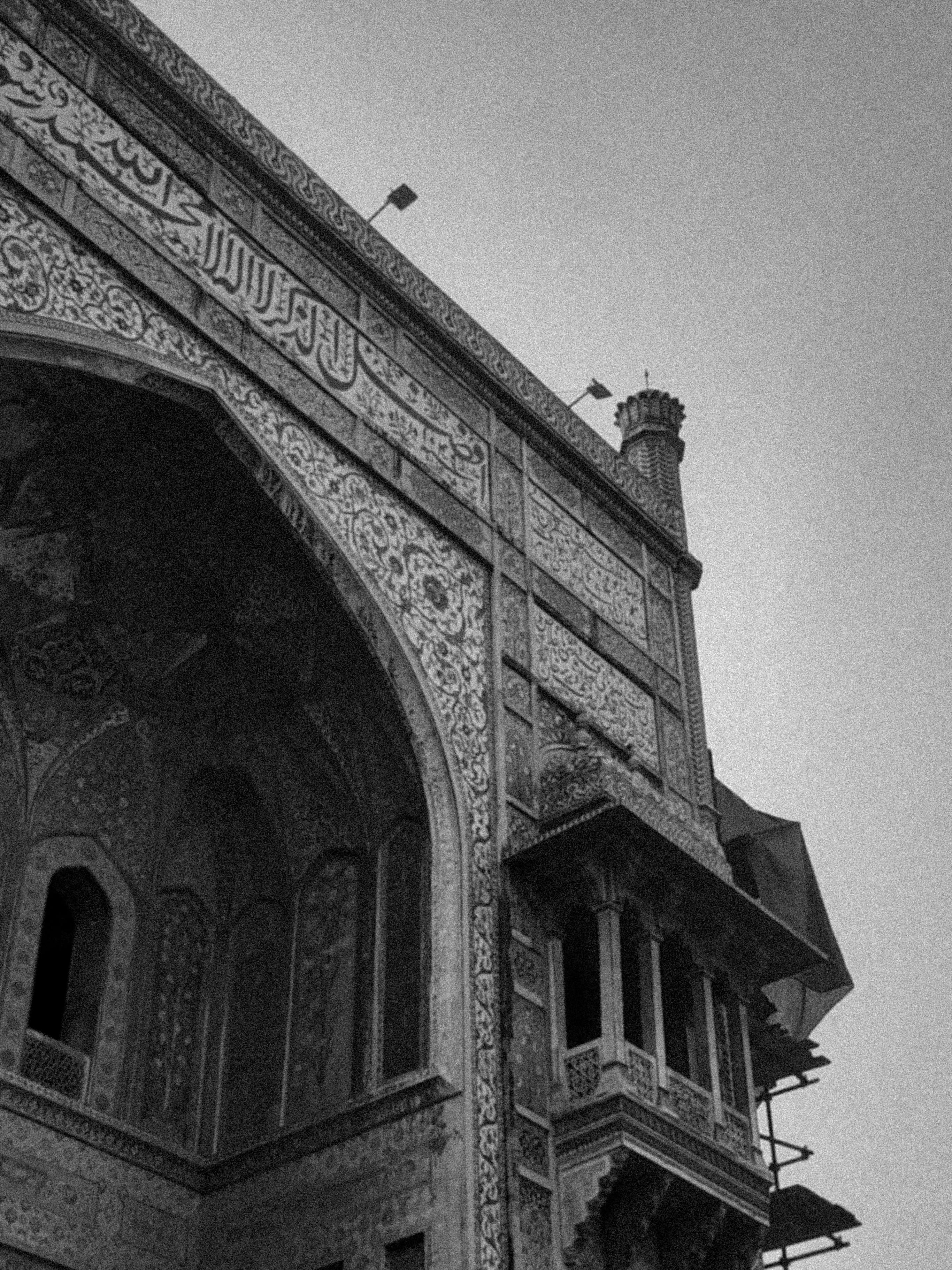 Intricate Historical Architecture in Black and White · Free Stock Photo