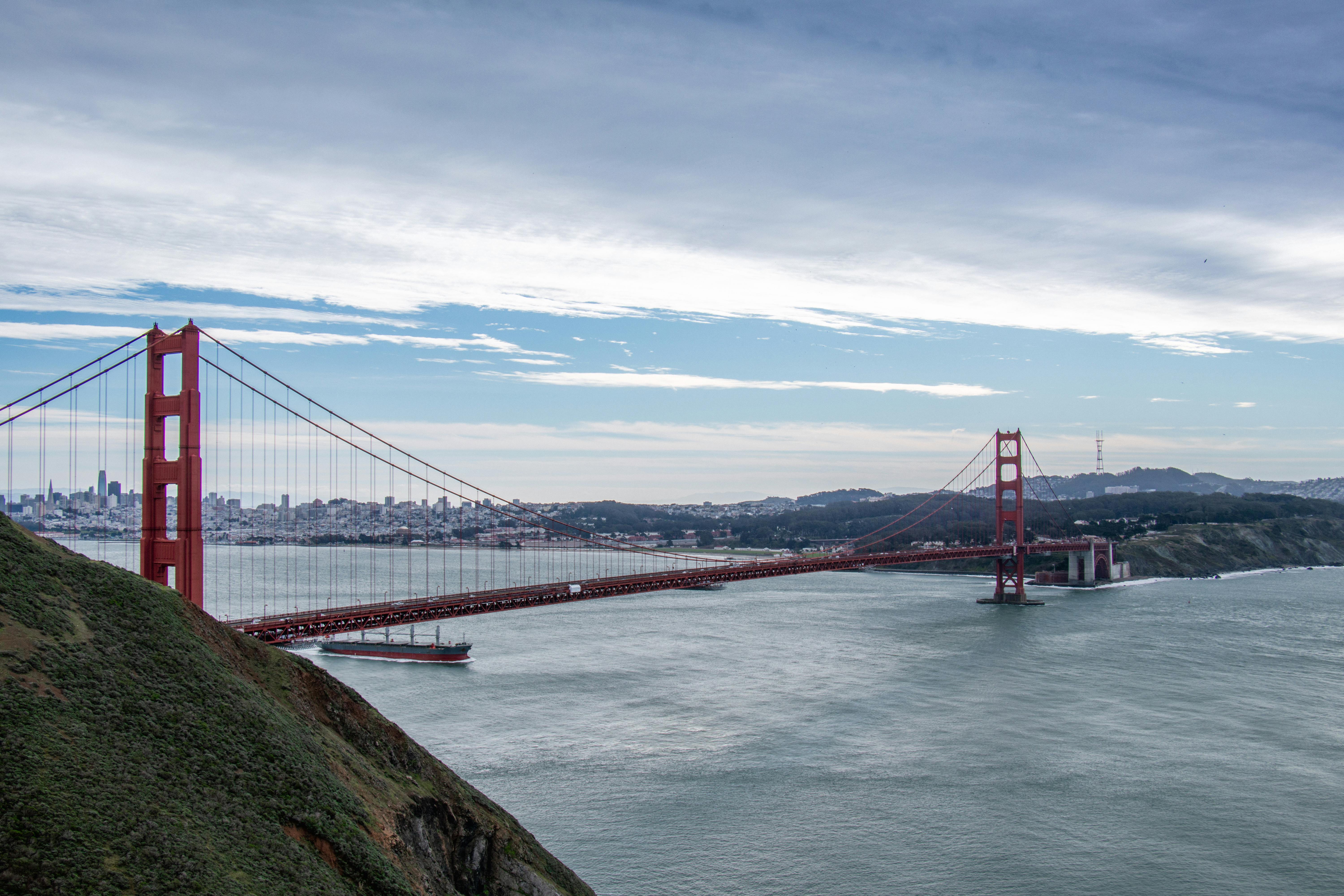 grátis Vista icônica da Ponte Golden Gate sobre a Baía de São Francisco ...