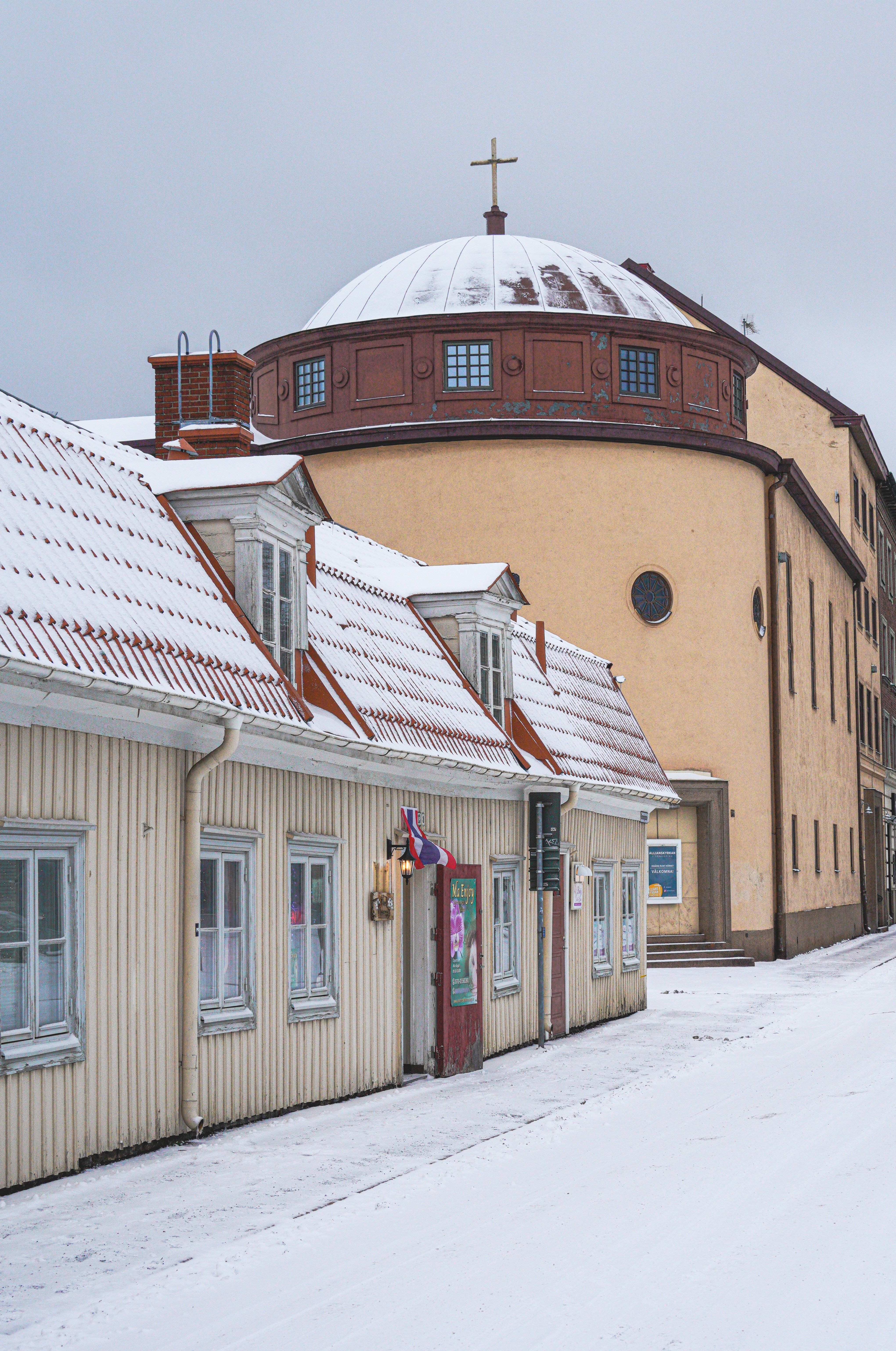 Winter Scene in Jönköping, Sweden with Historic Church · Free Stock Photo