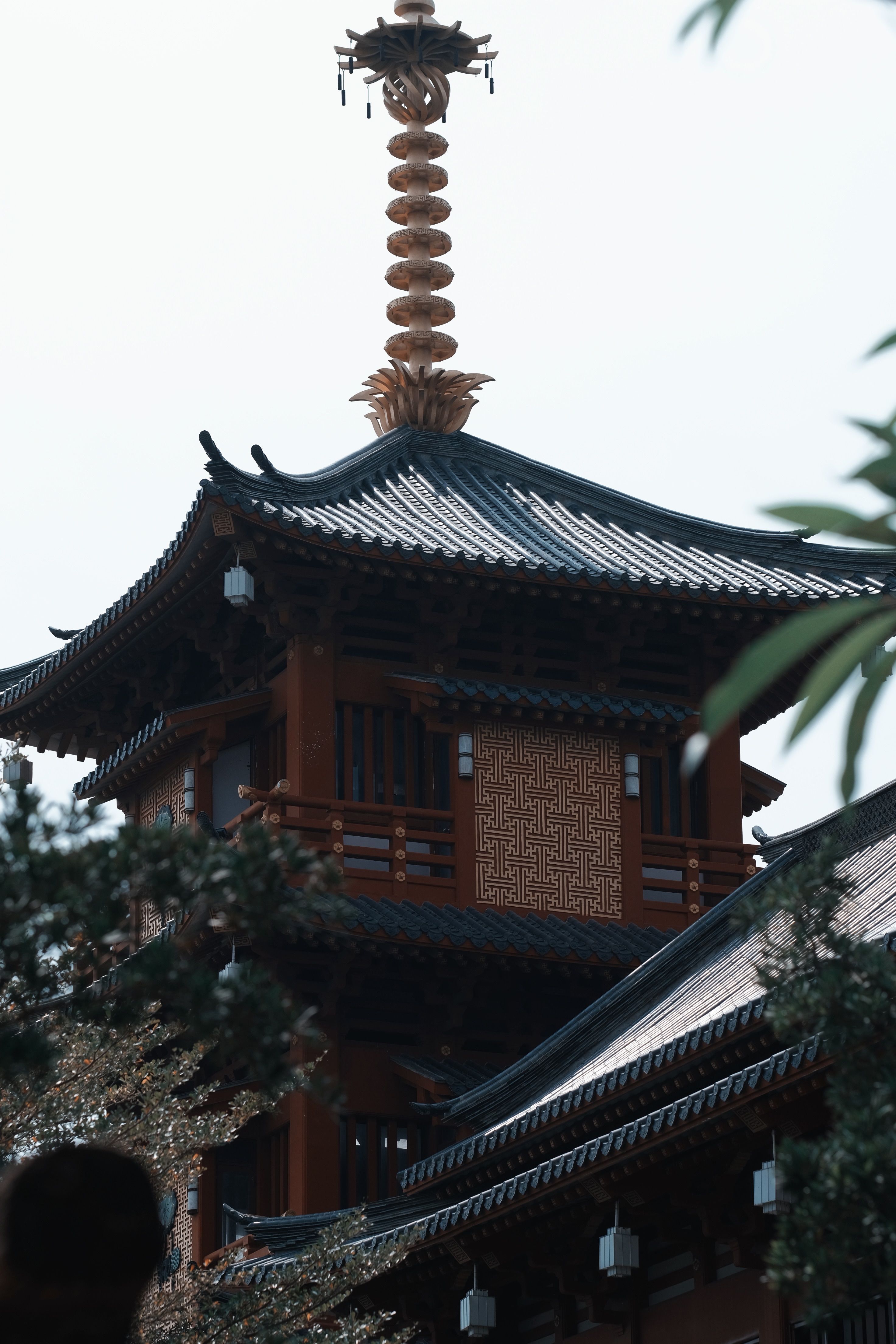 Pagoda Tradisional Jepang Dengan Desain Atap Yang Rumit · Foto Stok Gratis