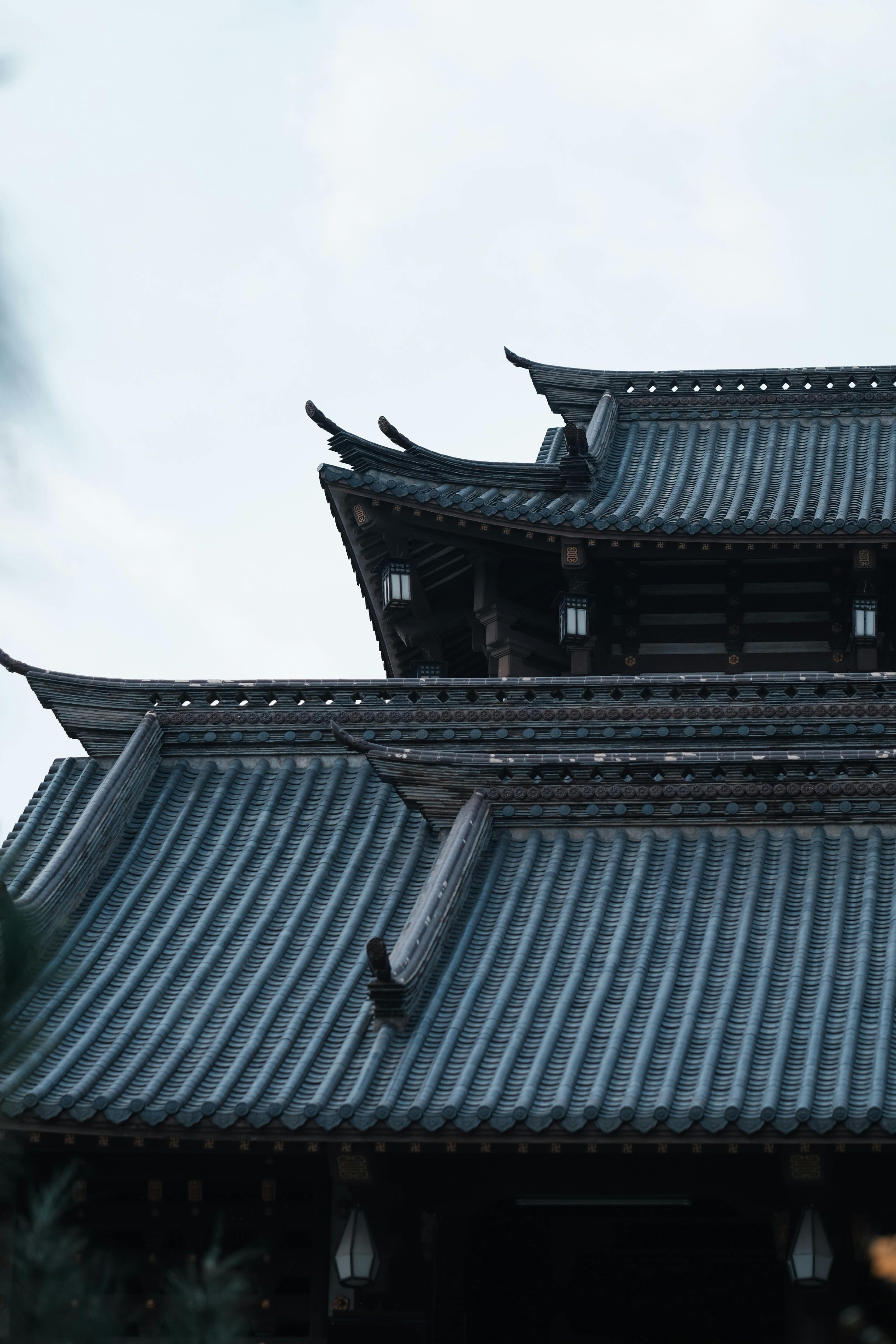 Arsitektur Atap Kuil Tradisional Jepang · Foto Stok Gratis