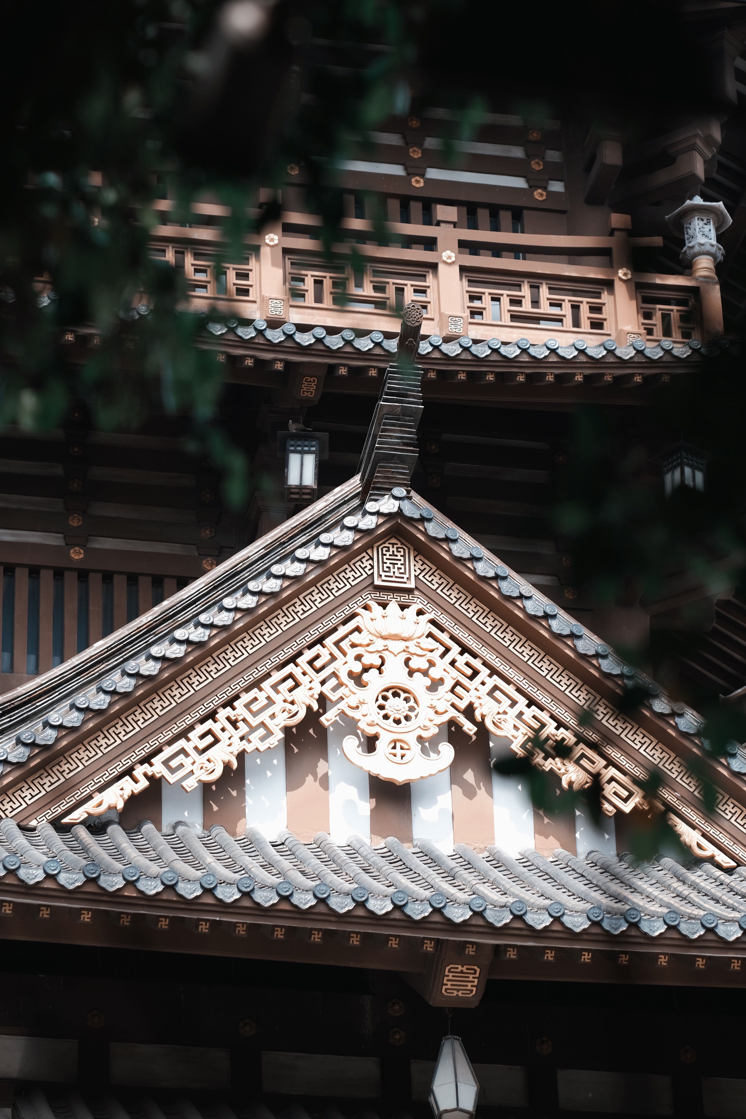 Traditional Asian Temple Roof Close-Up · Free Stock Photo