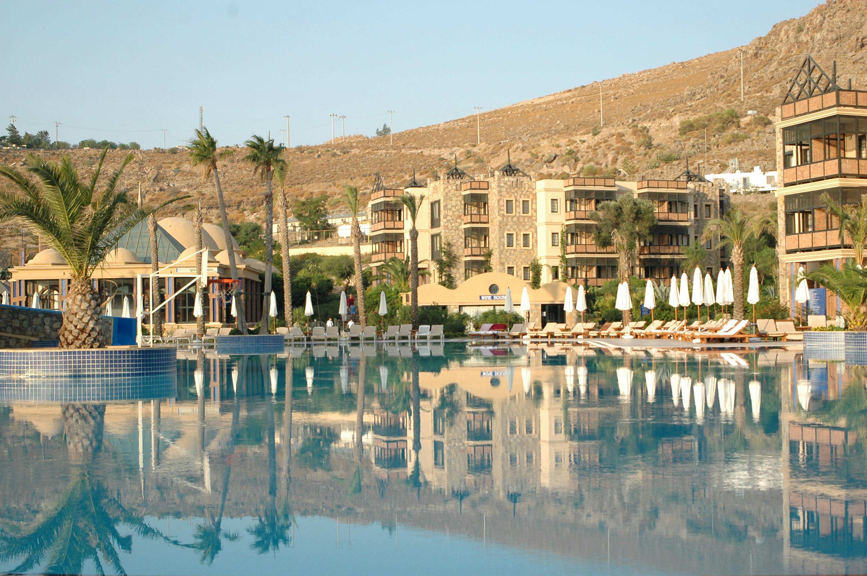 Photo of Resort Under Cloudy Sky · Free Stock Photo