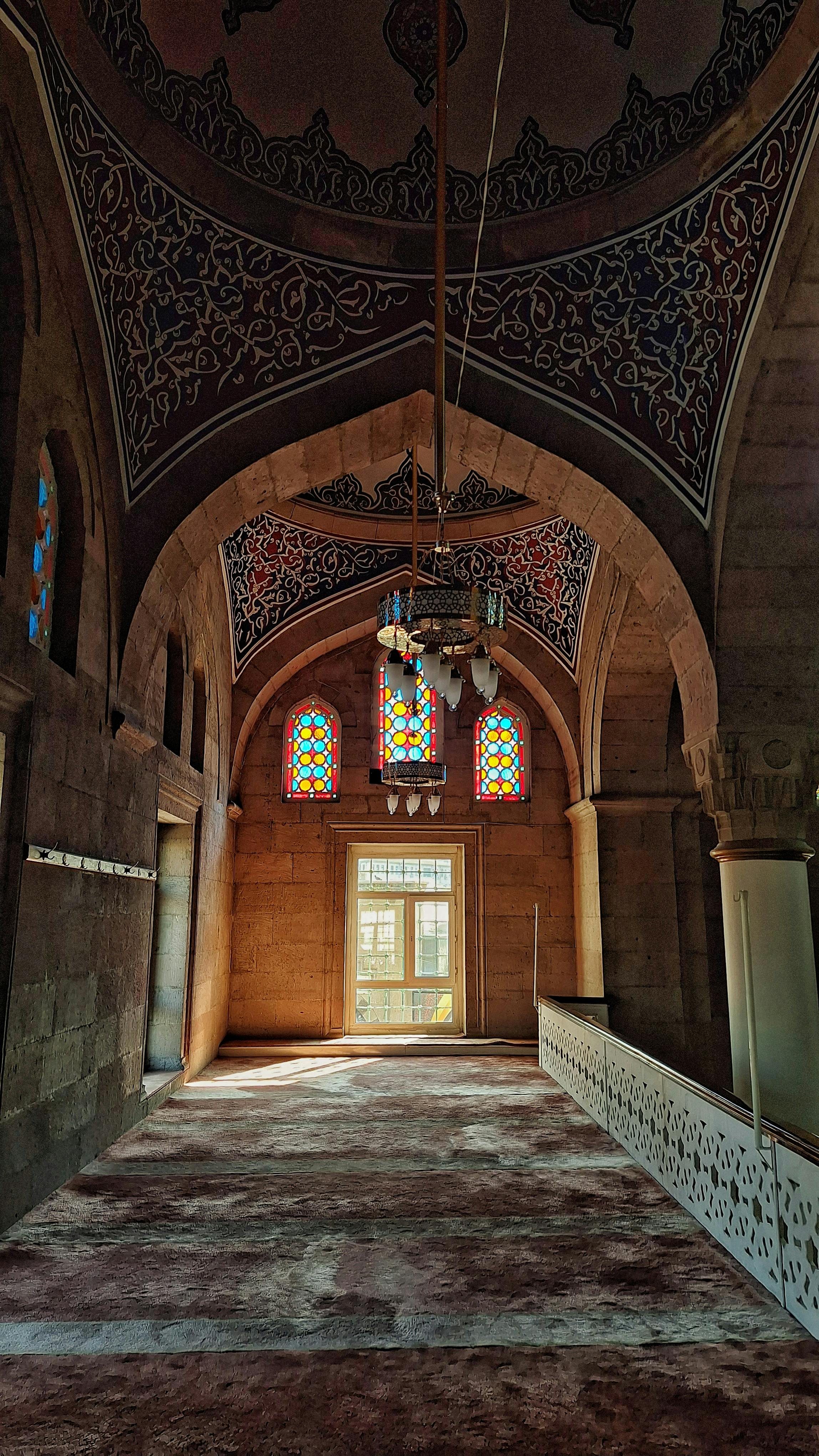 Intricate Architecture of Historic Mosque Interior · Free Stock Photo