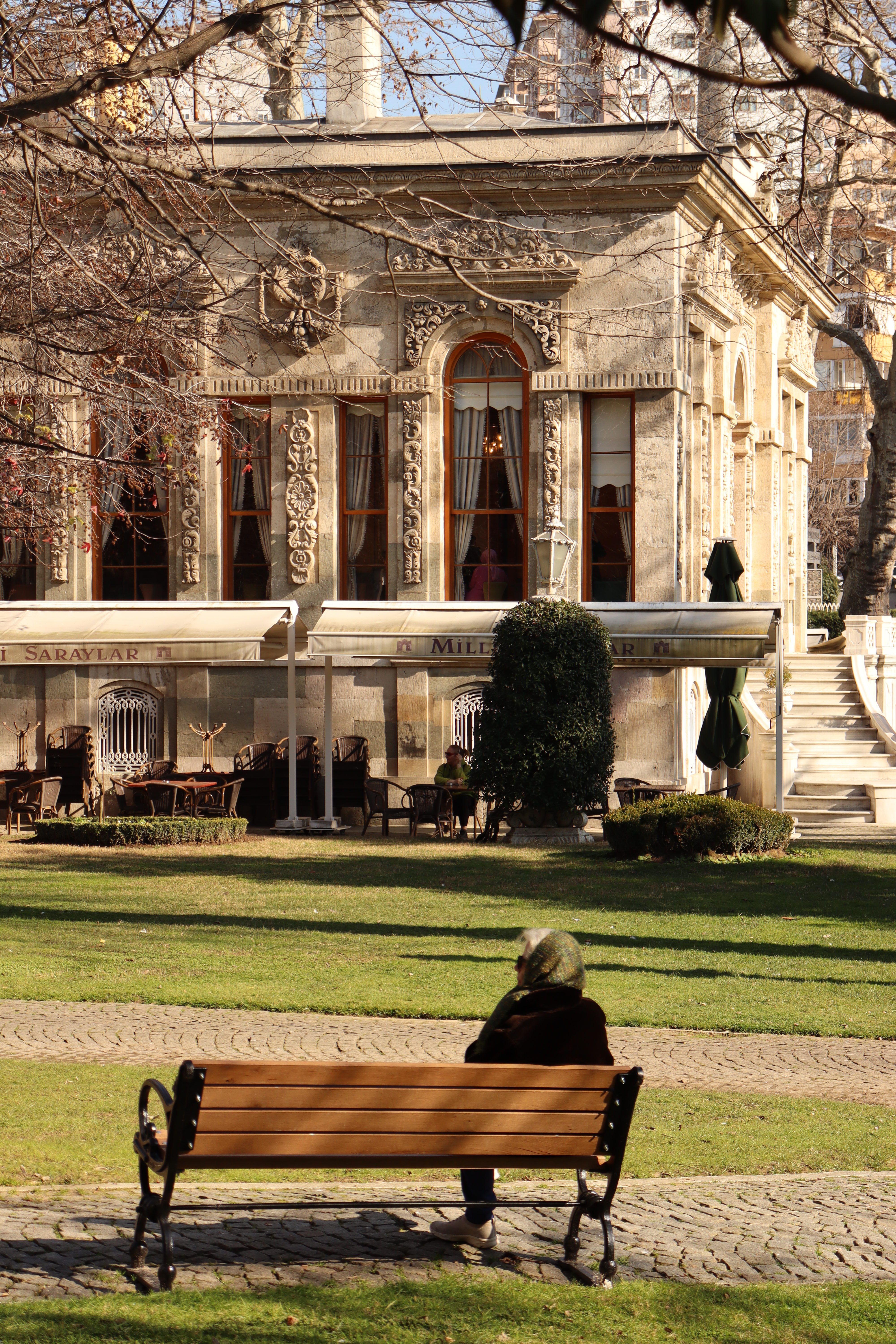 Elegant Historic Café Exterior in Urban Park · Free Stock Photo