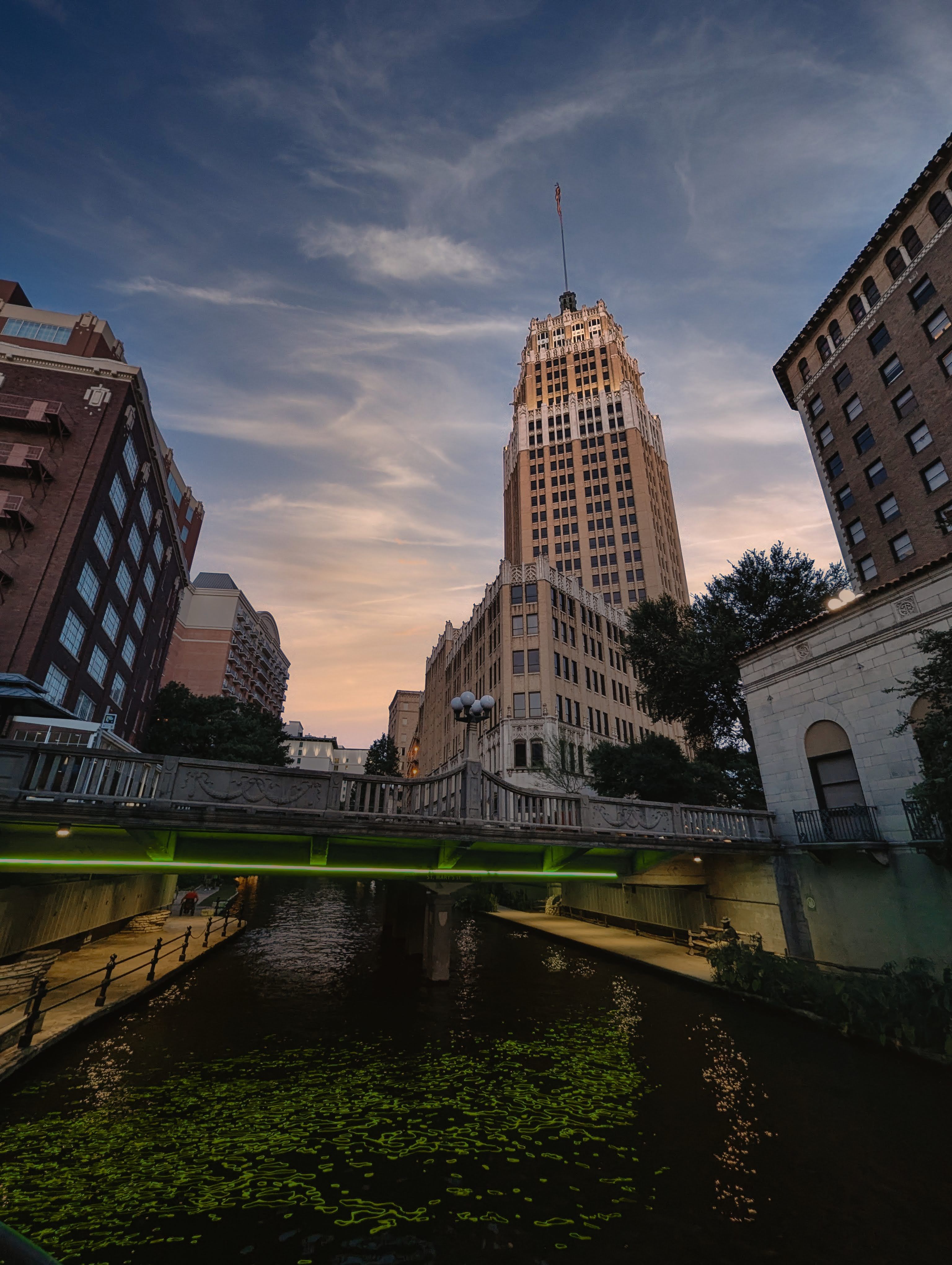 Tower Life Building at Sunset in San Antonio · Free Stock Photo