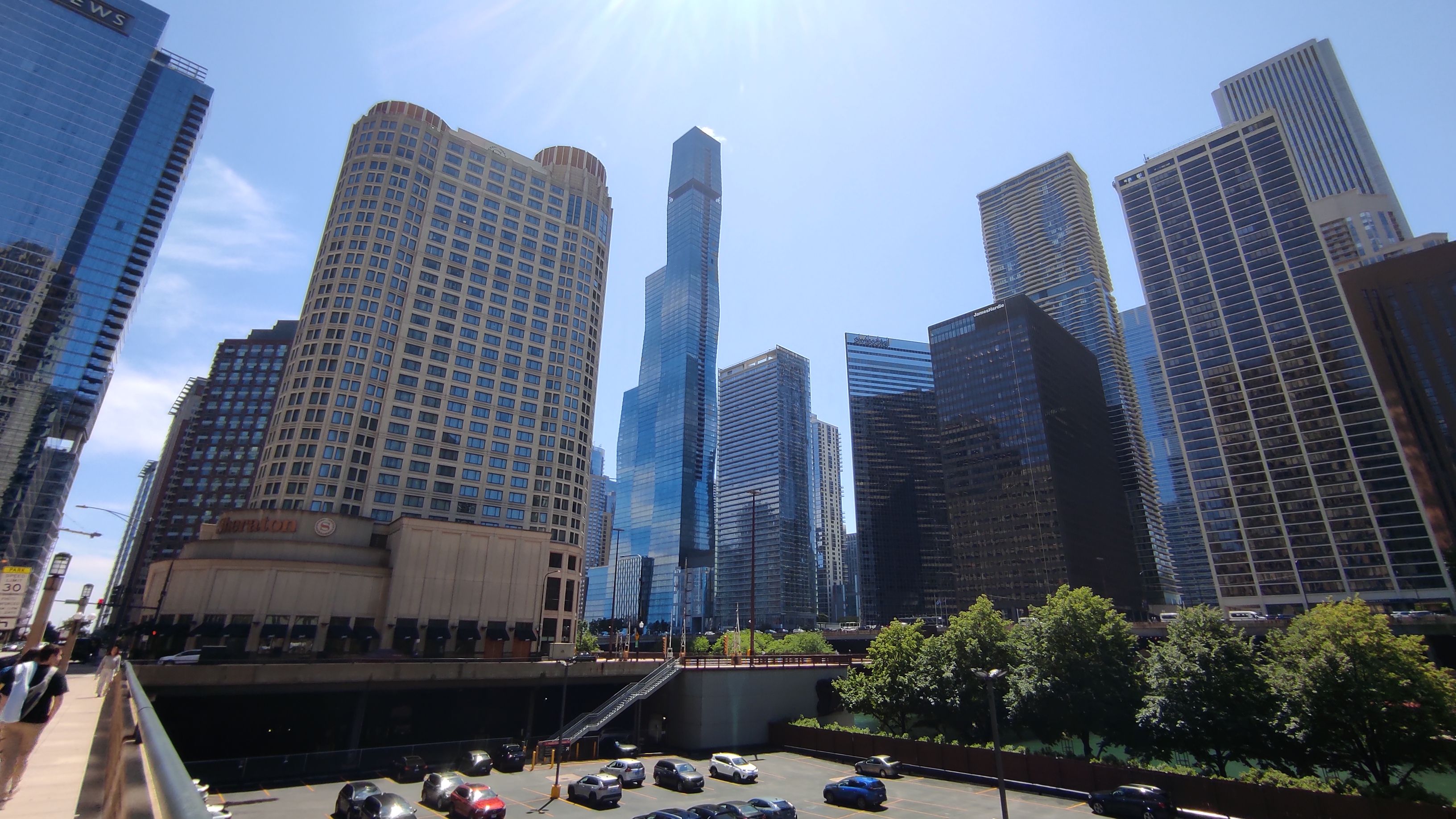 Modern Chicago Skyline with Skyscrapers · Free Stock Photo
