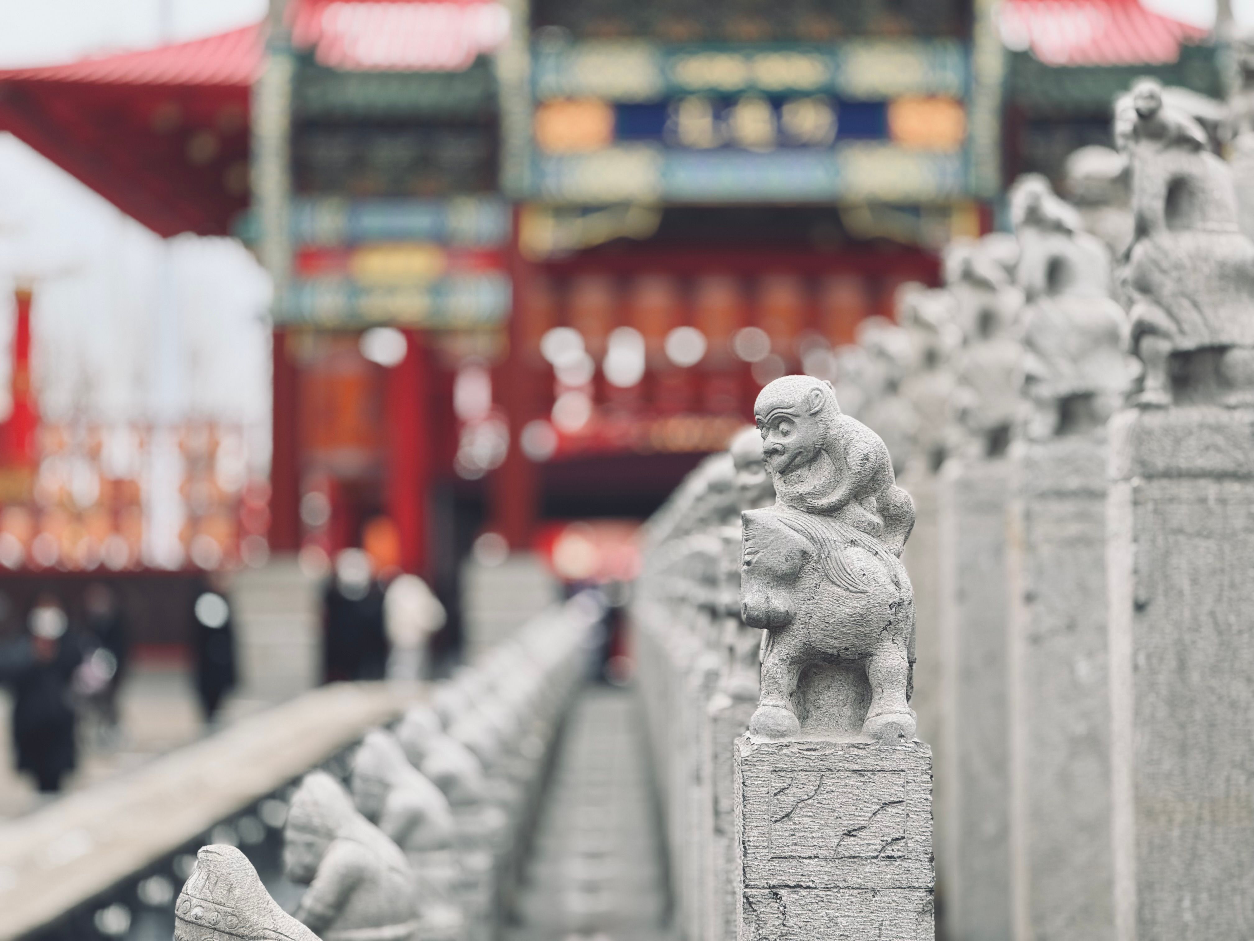 Traditional Chinese Architecture with Stone Lion Statues · Free Stock Photo