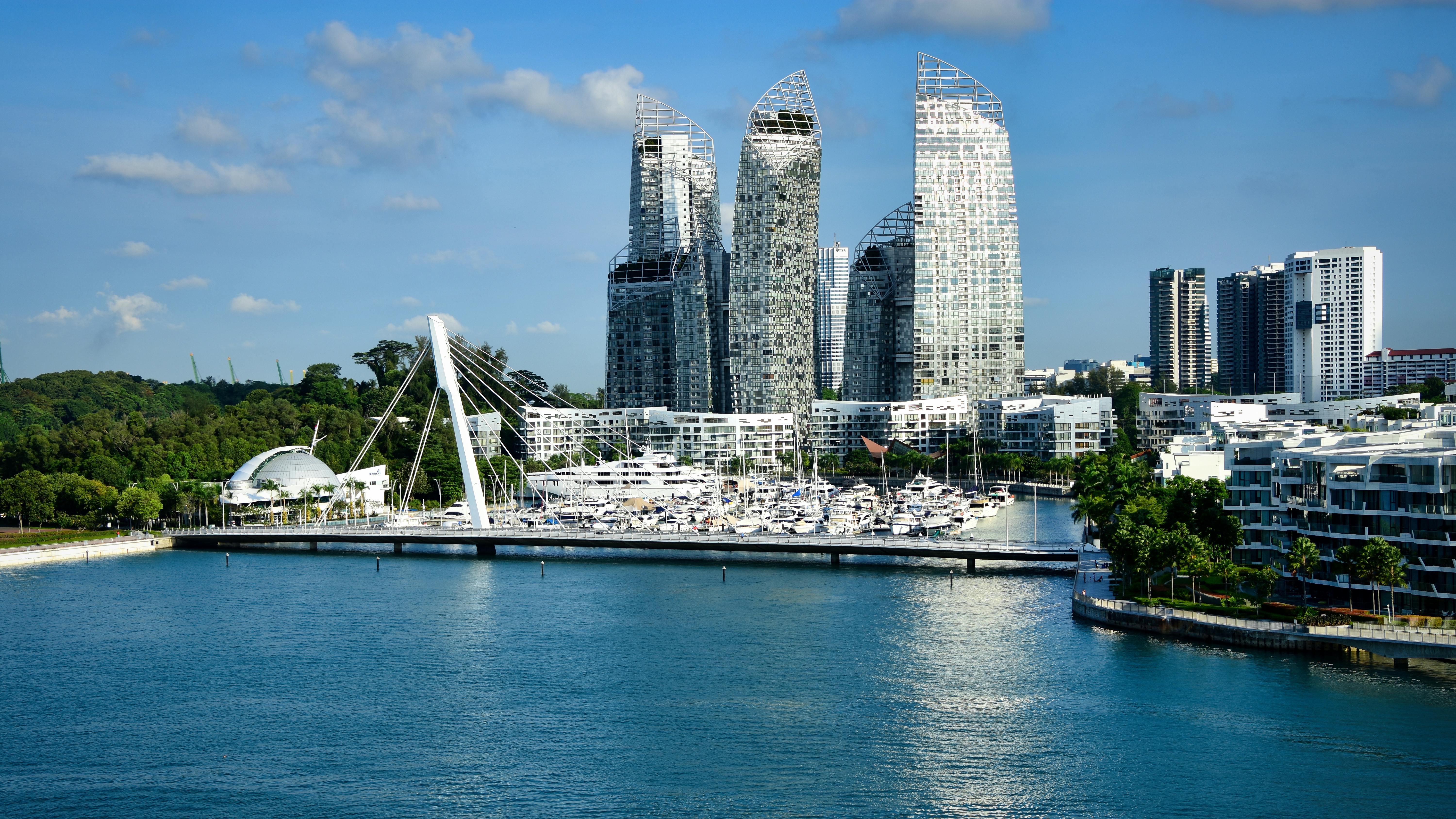 Modern Marina Bay Skyline in Singapore · Free Stock Photo