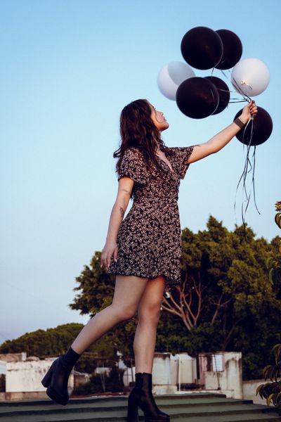Random Woman Photos, Download The BEST Free Random Woman Stock Photos ...