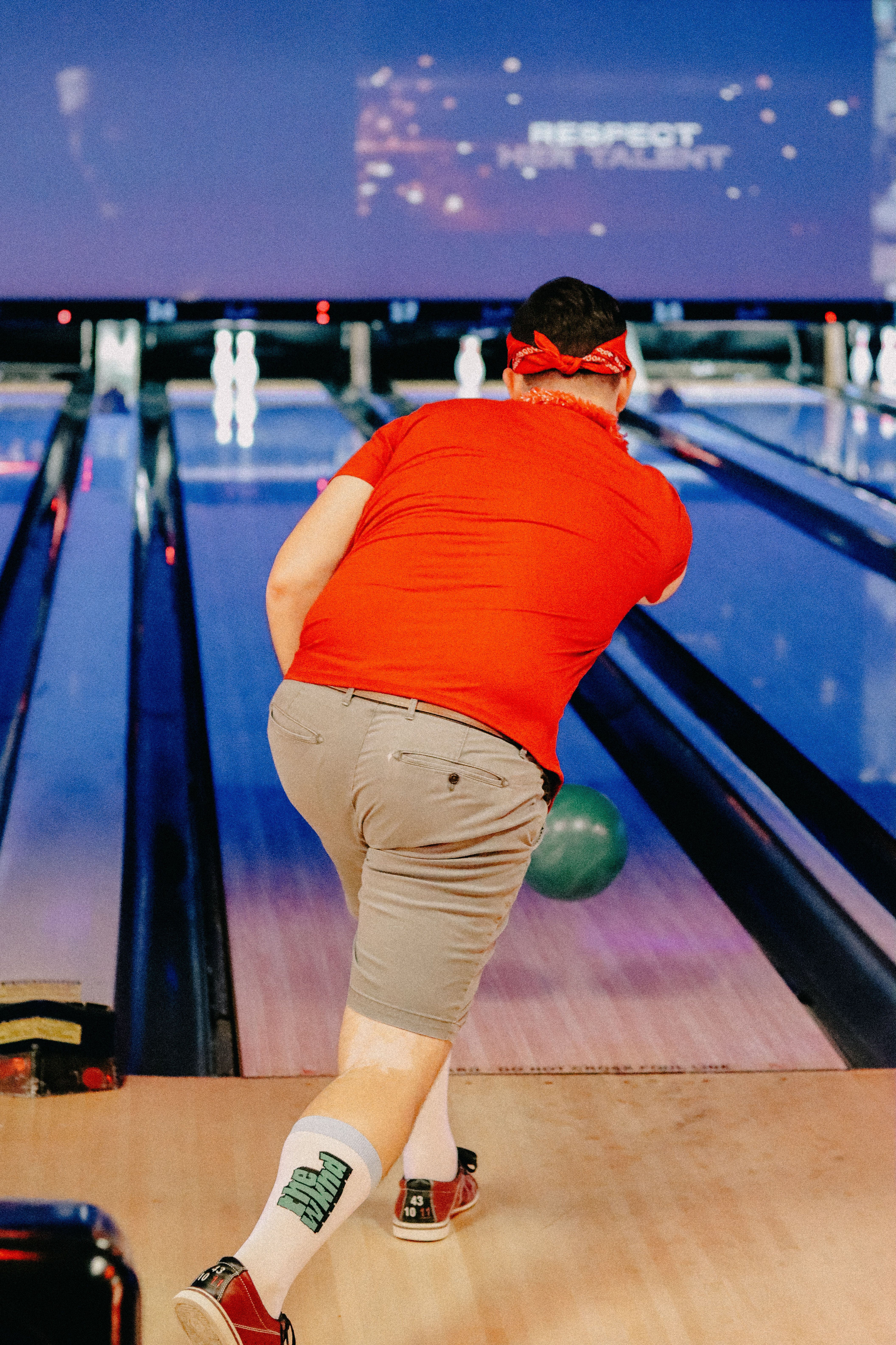 Bowling Fun at a Youth Group Event · Free Stock Photo