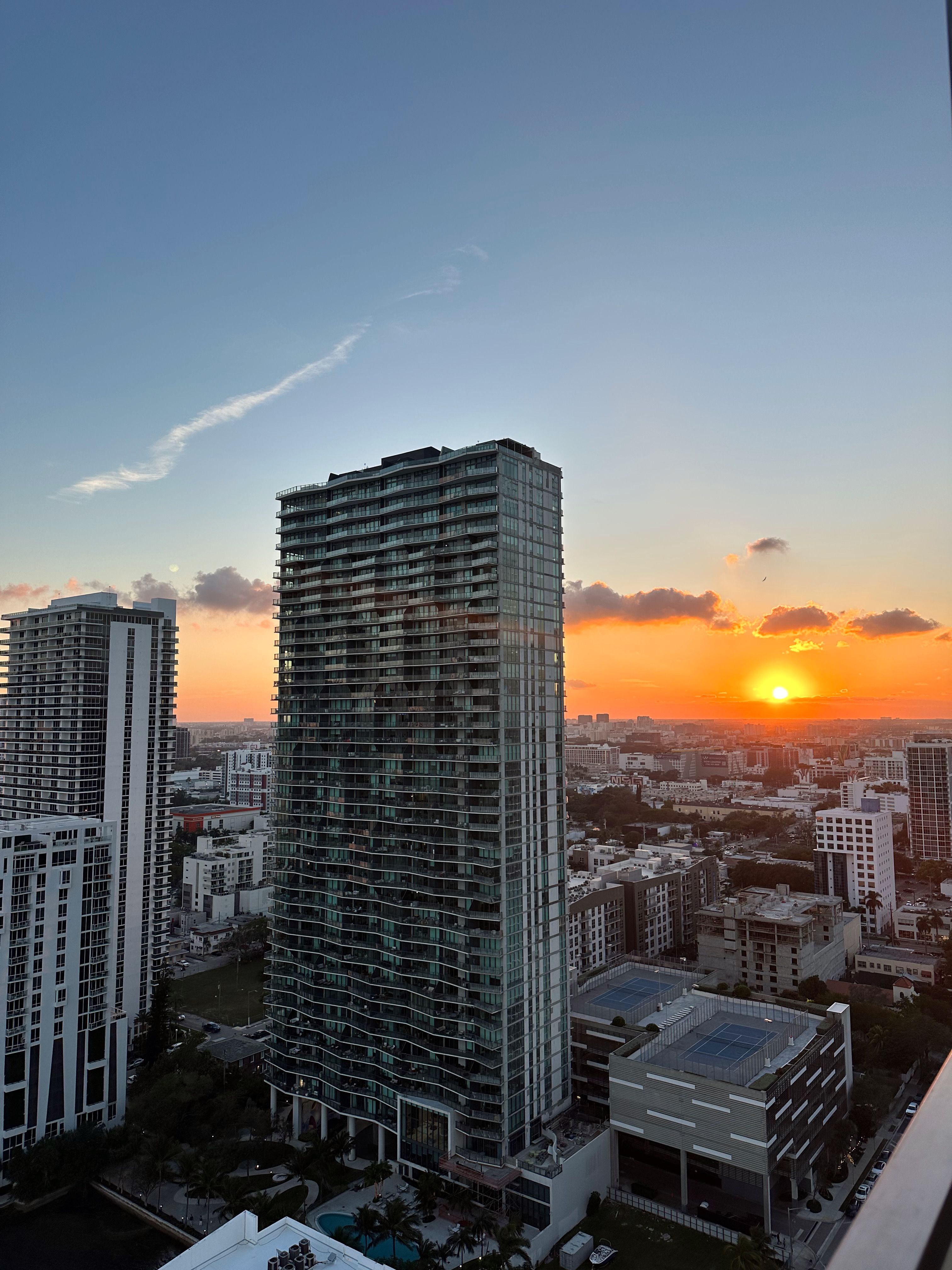 Stunning Urban Sunset Over City Skyline · Free Stock Photo