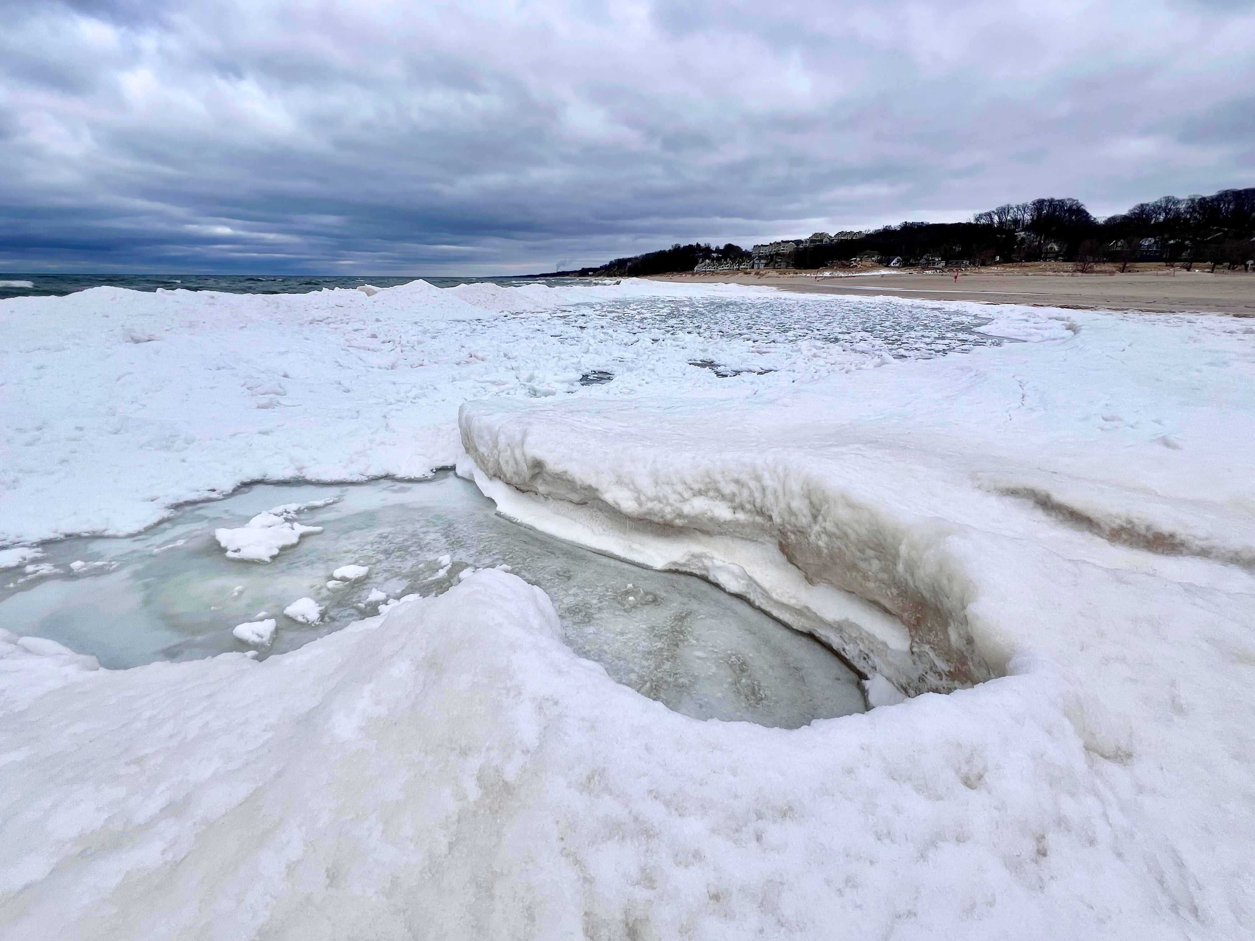 Winter Ice Formation on Lake Michigan Shoreline · Free Stock Photo