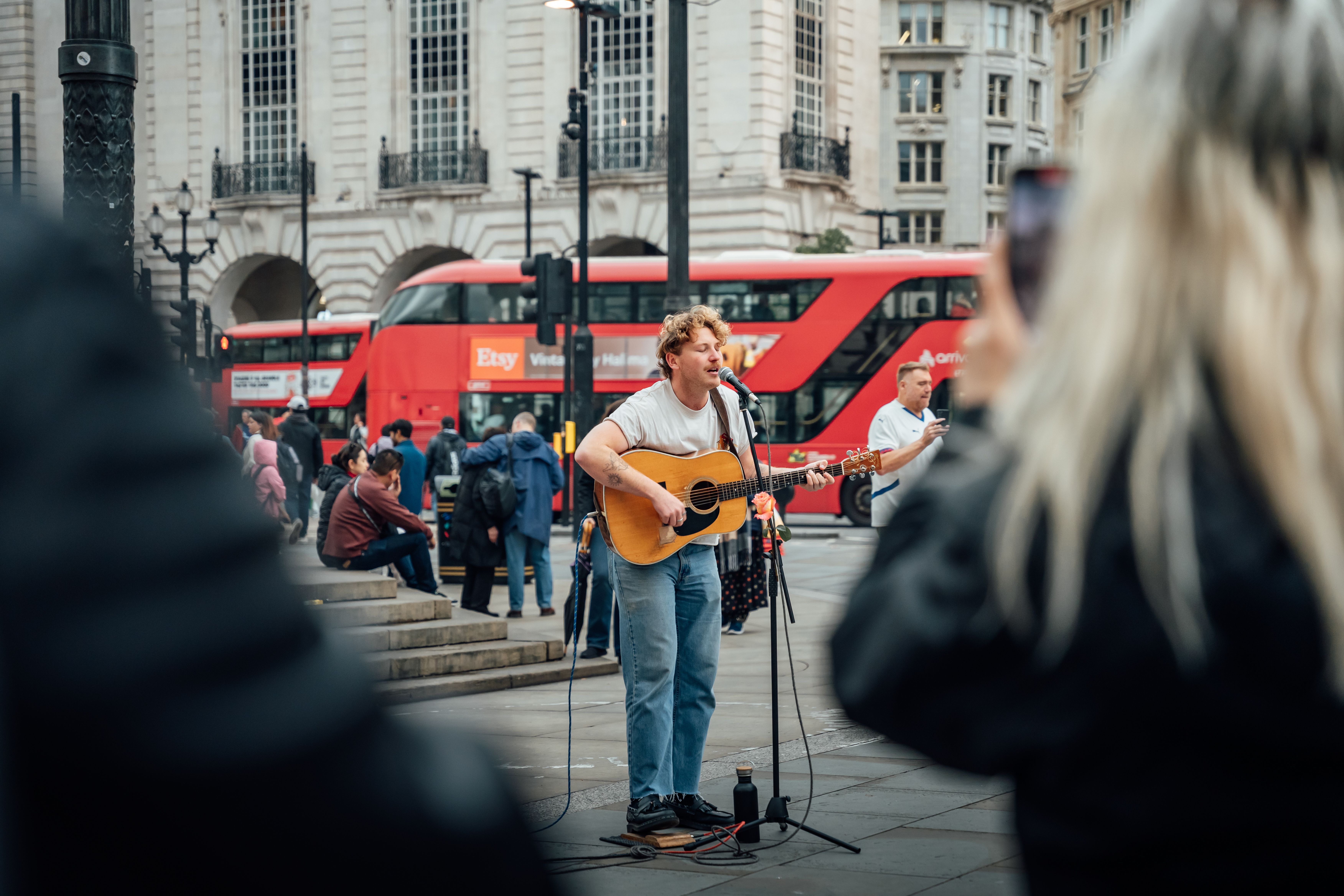 Street Musician at Piccadilly Circus in London · Free Stock Photo