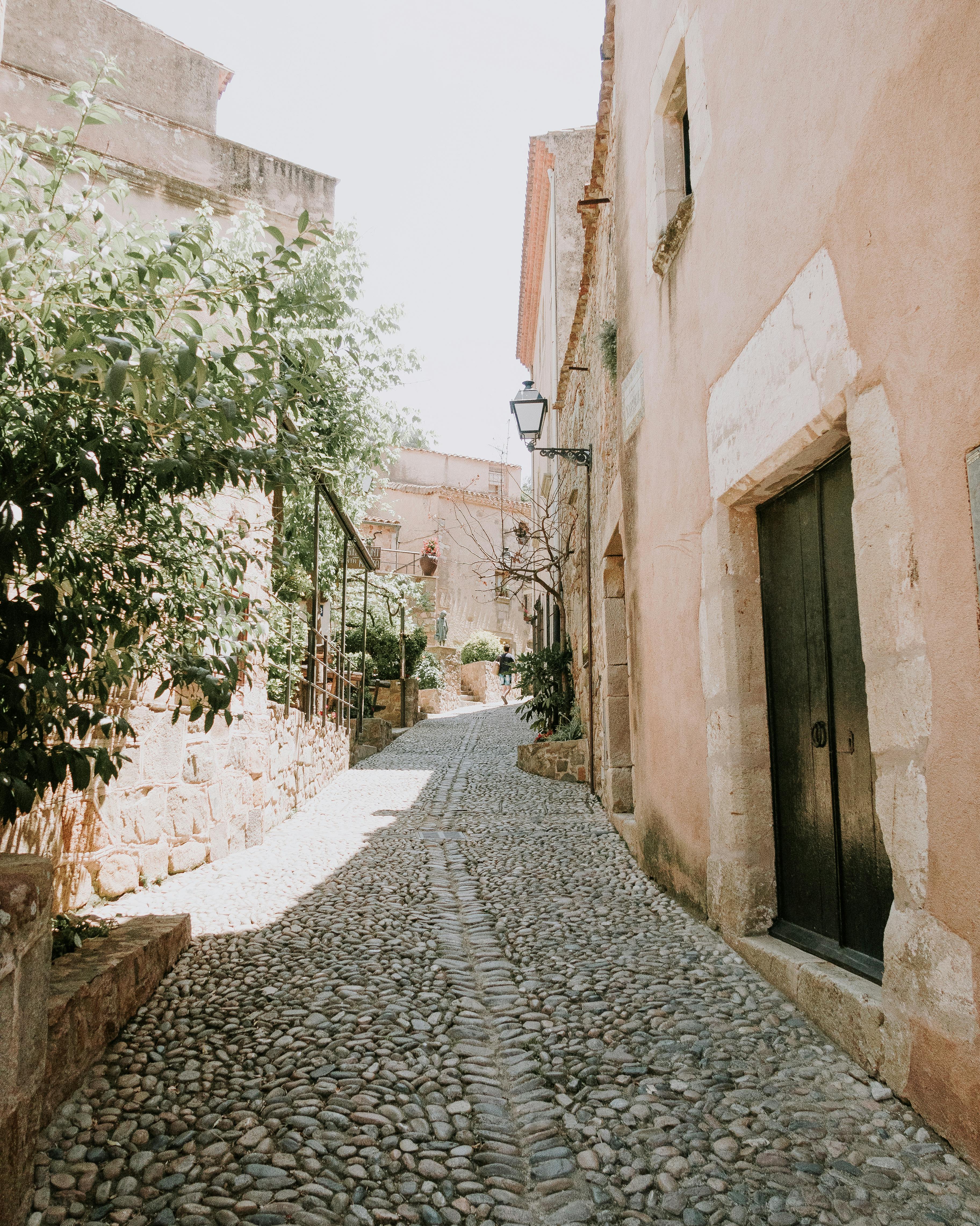 Empty Pathway · Free Stock Photo