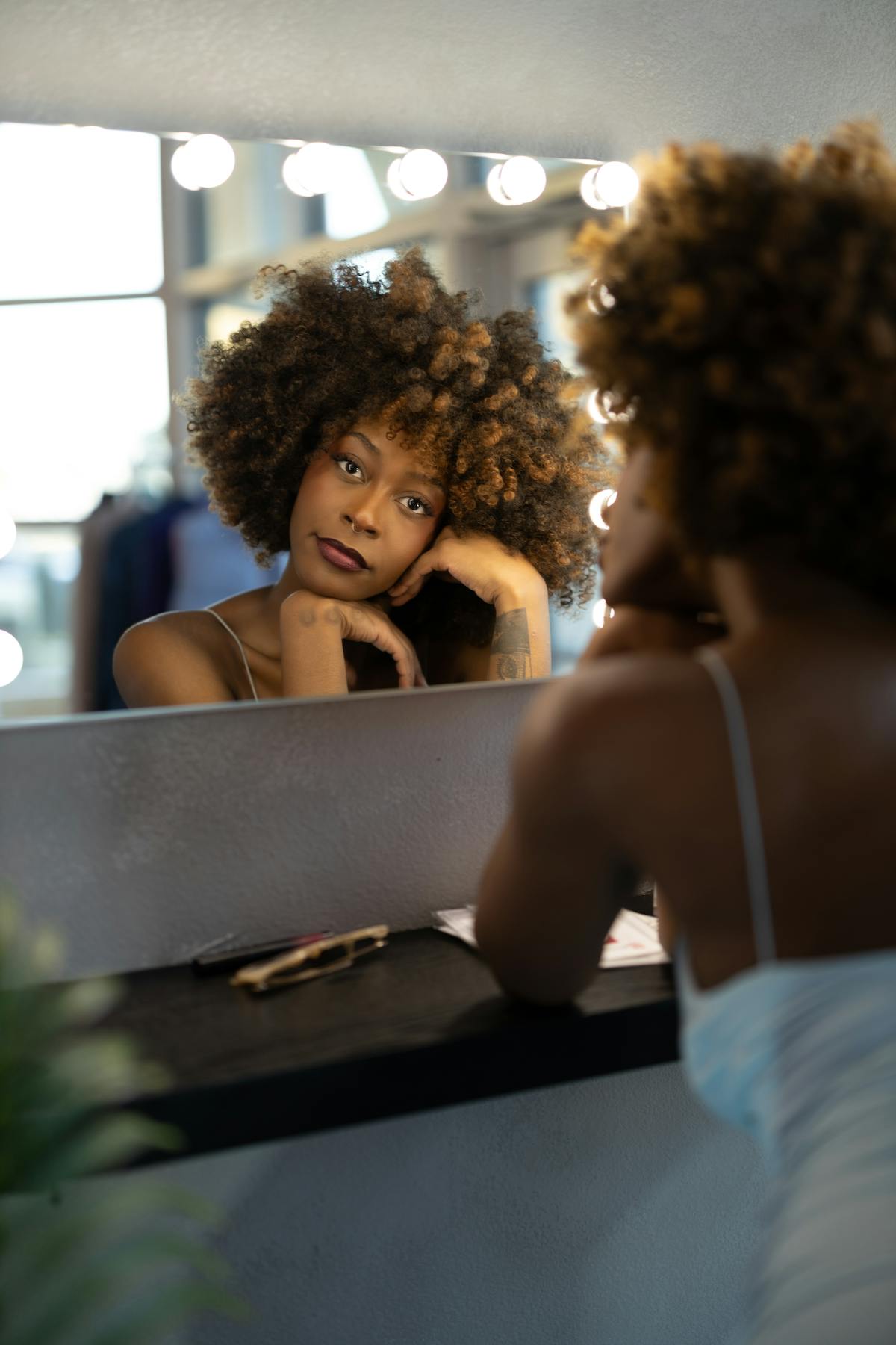 Women In Mirror Photos, Download The BEST Free Women In Mirror Stock ...