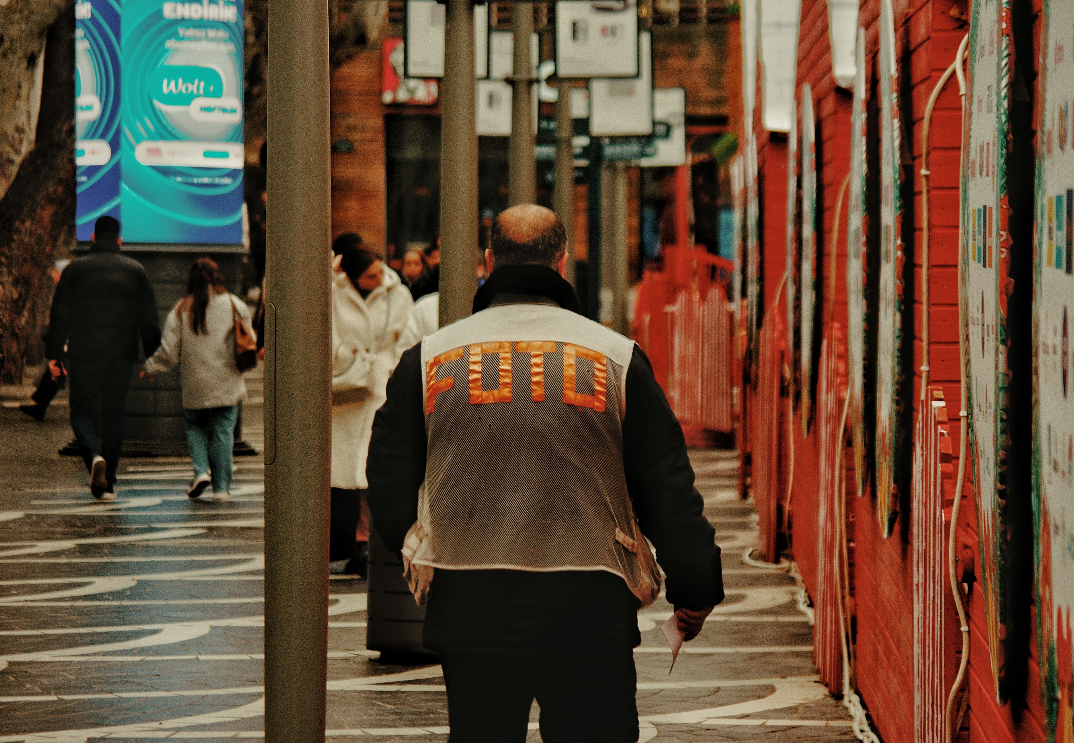 Urban Scene with People on Busy Street · Free Stock Photo