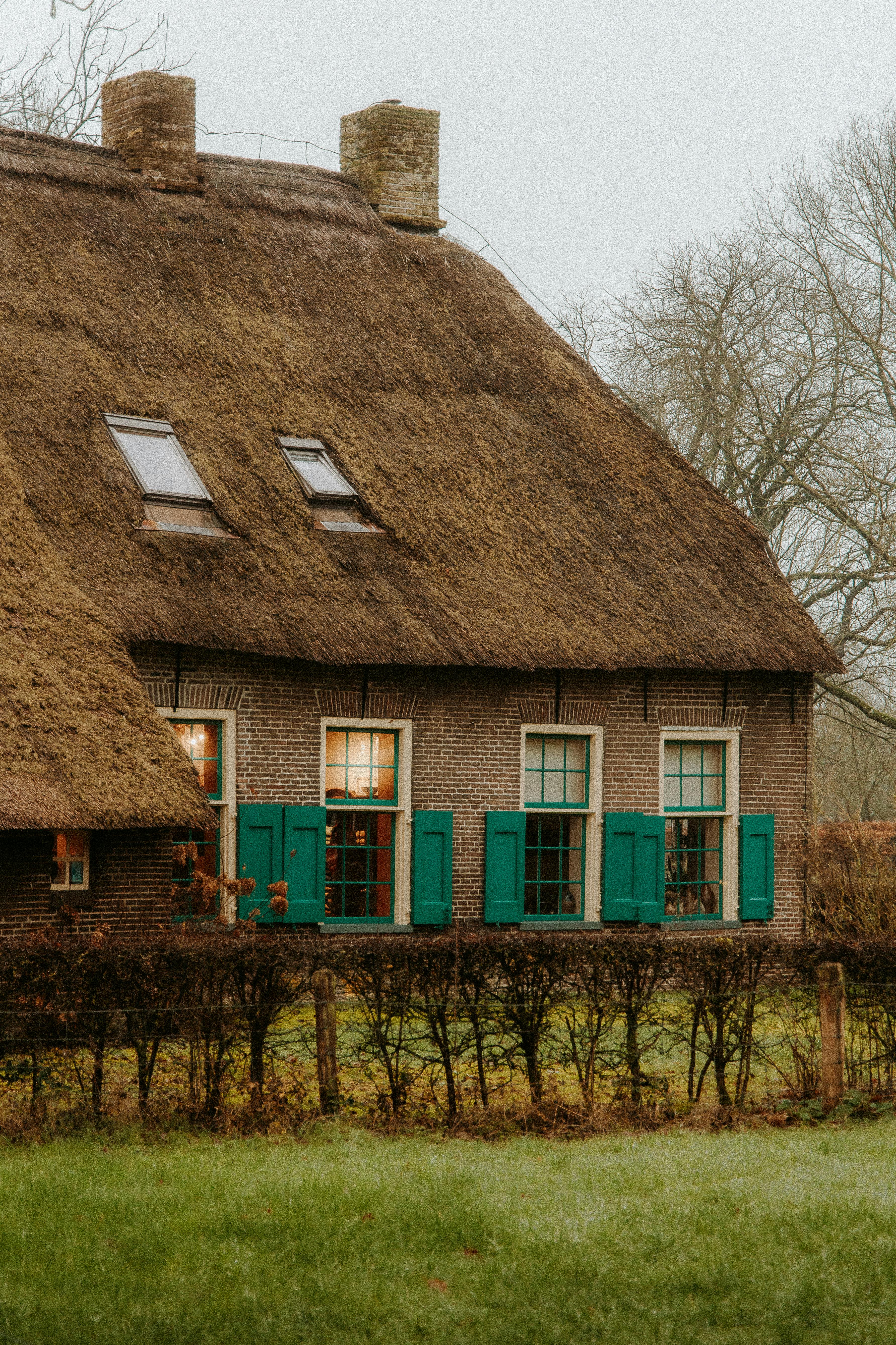 Charming Historic Country Cottage Landscape · Free Stock Photo