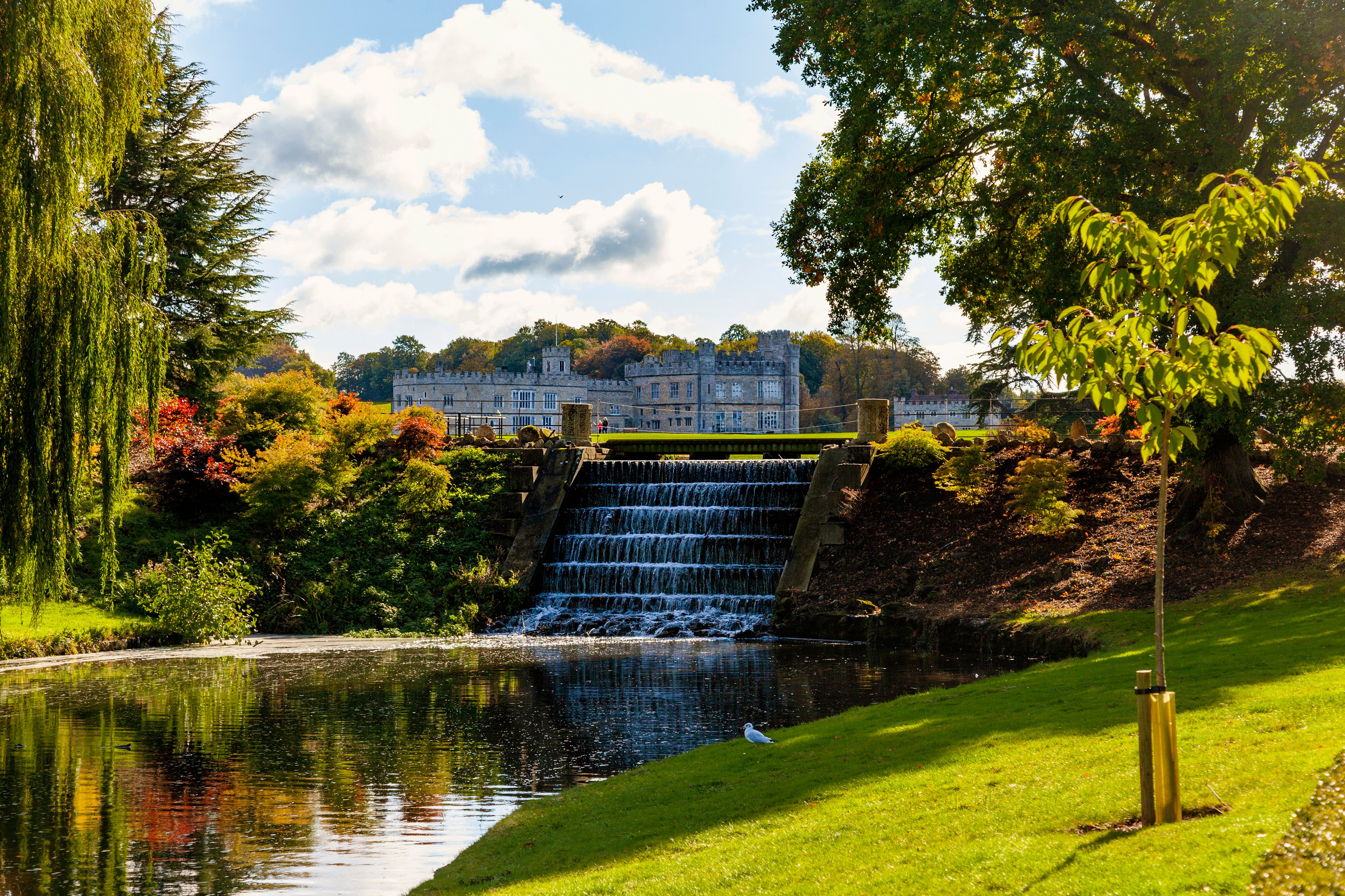 Leeds Castle Scenic View with Waterfall and Gardens · Free Stock Photo
