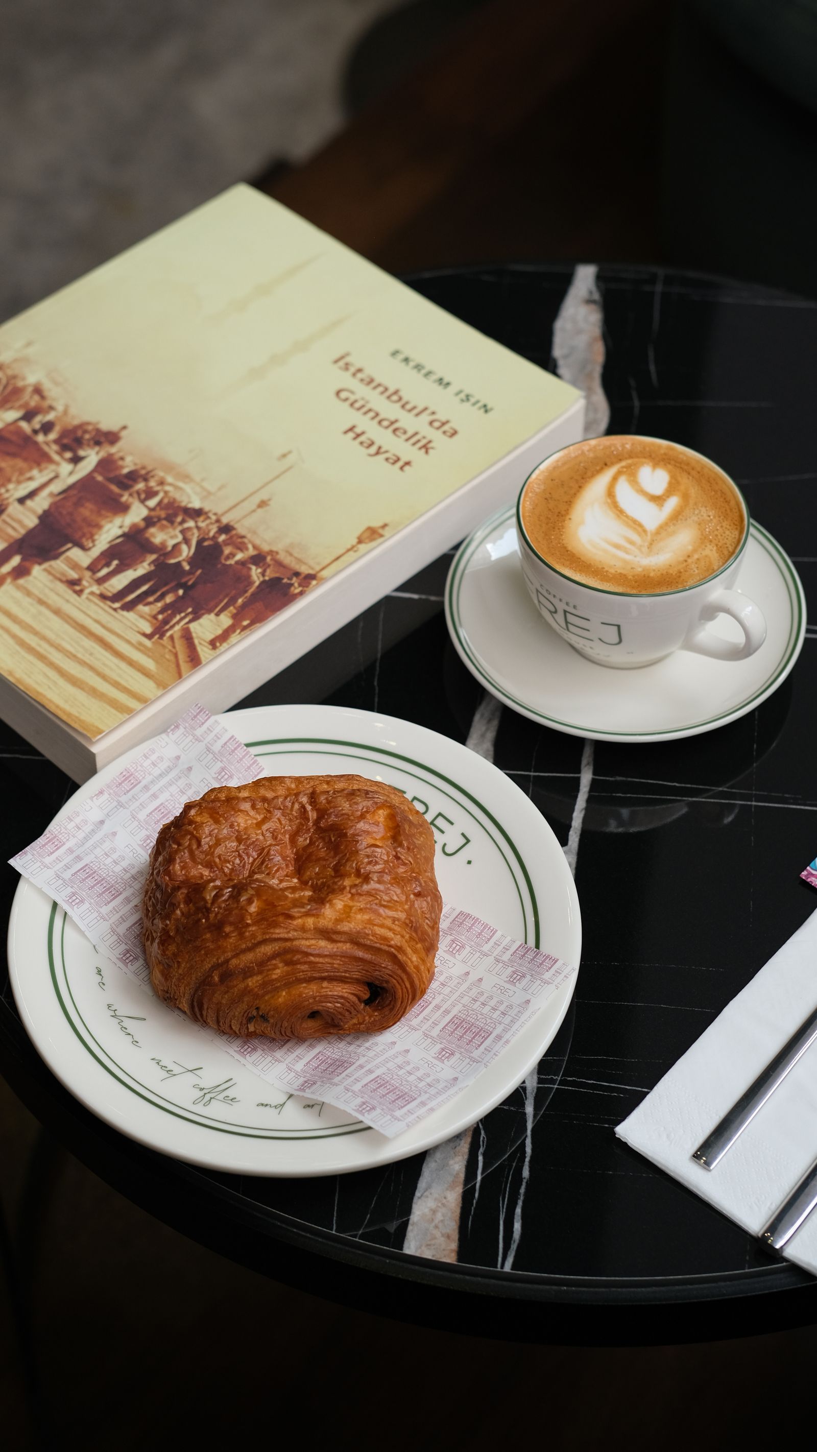Coffee Cup And Book Photos, Download The BEST Free Coffee Cup And Book ...