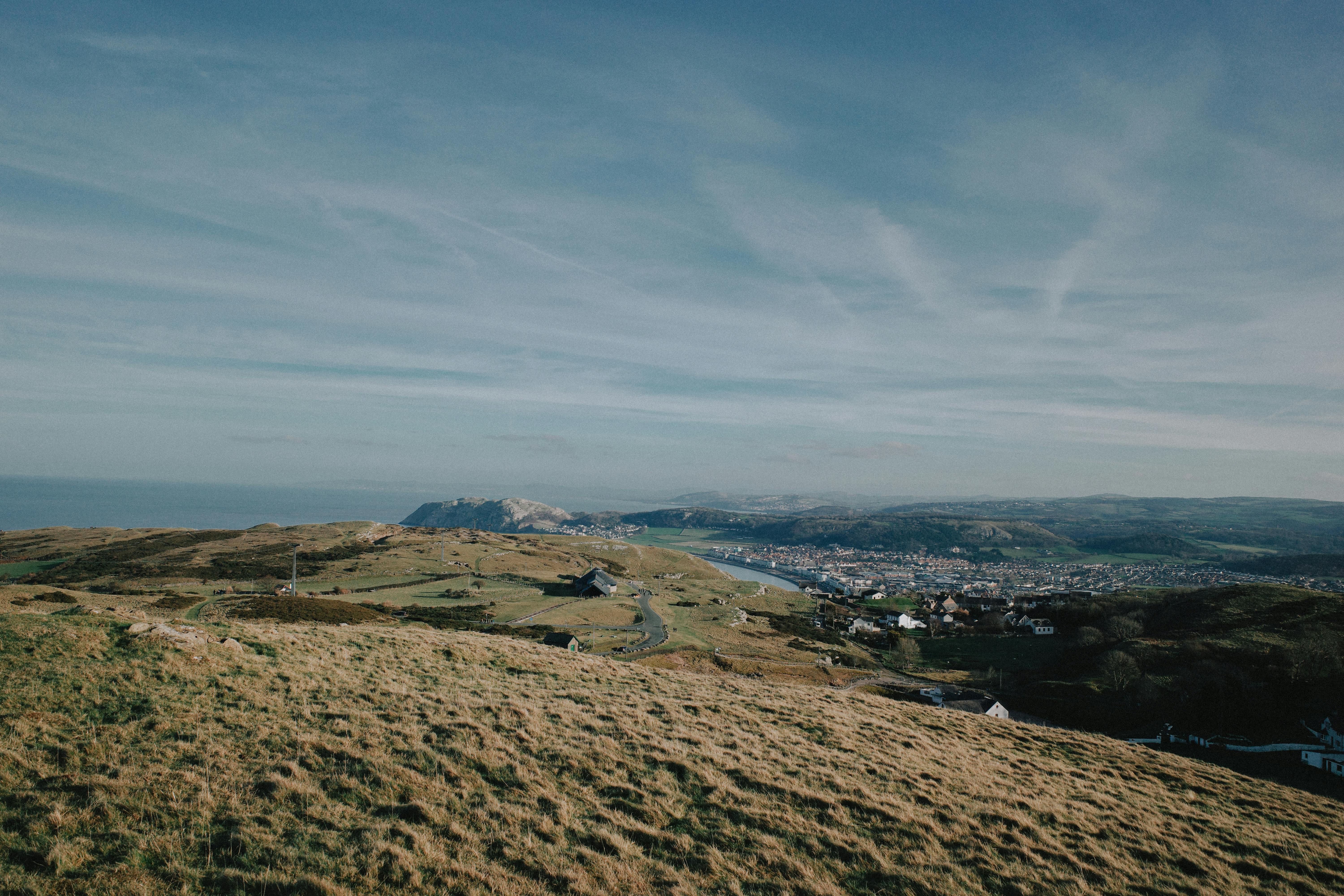 Scenic Overlook of Welsh Coastal Countryside · Free Stock Photo