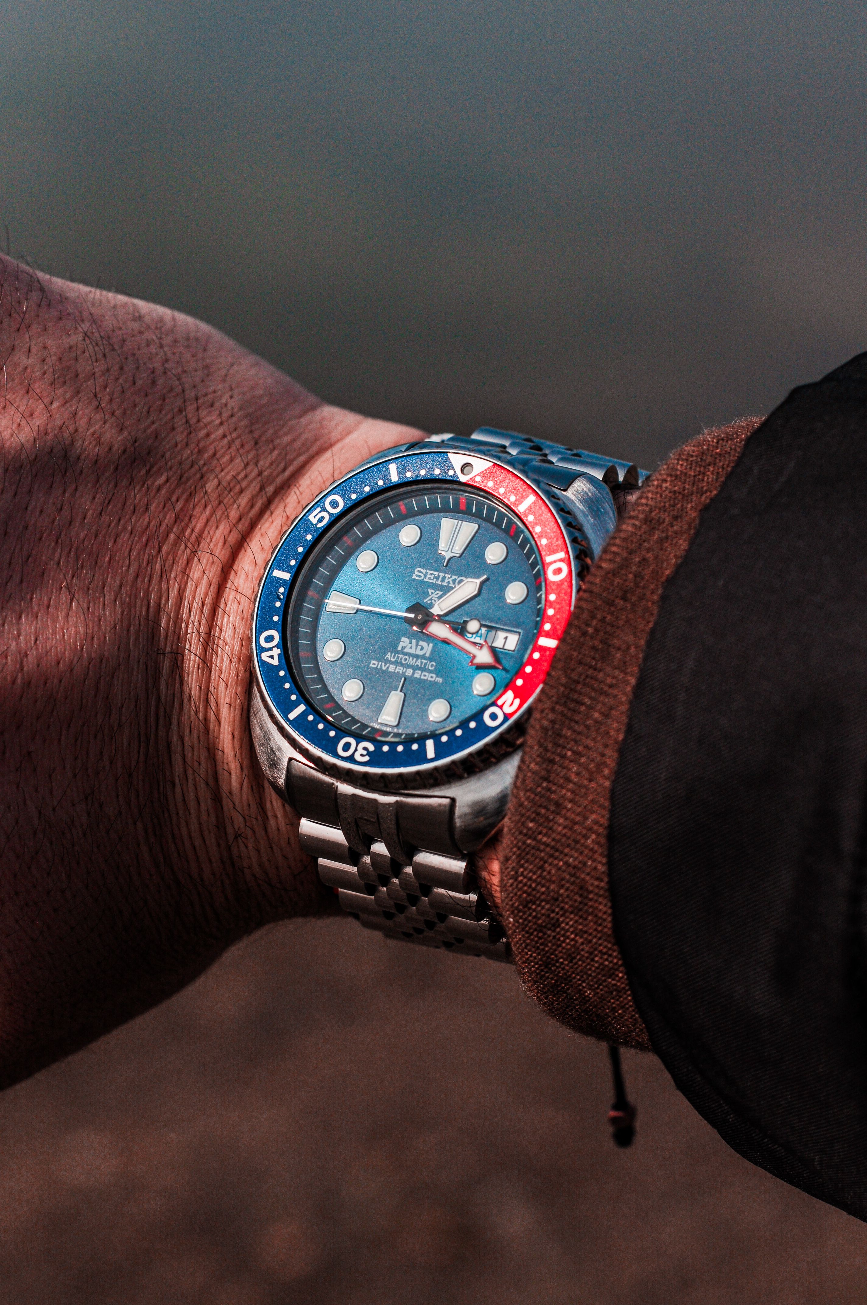 Red Bezel Photos, Download The BEST Free Red Bezel Stock Photos & HD Images